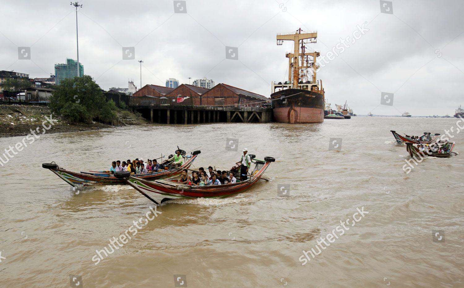 Ferryboats Loaded Passengers Dala Arrive Jetty Editorial Stock Photo ...