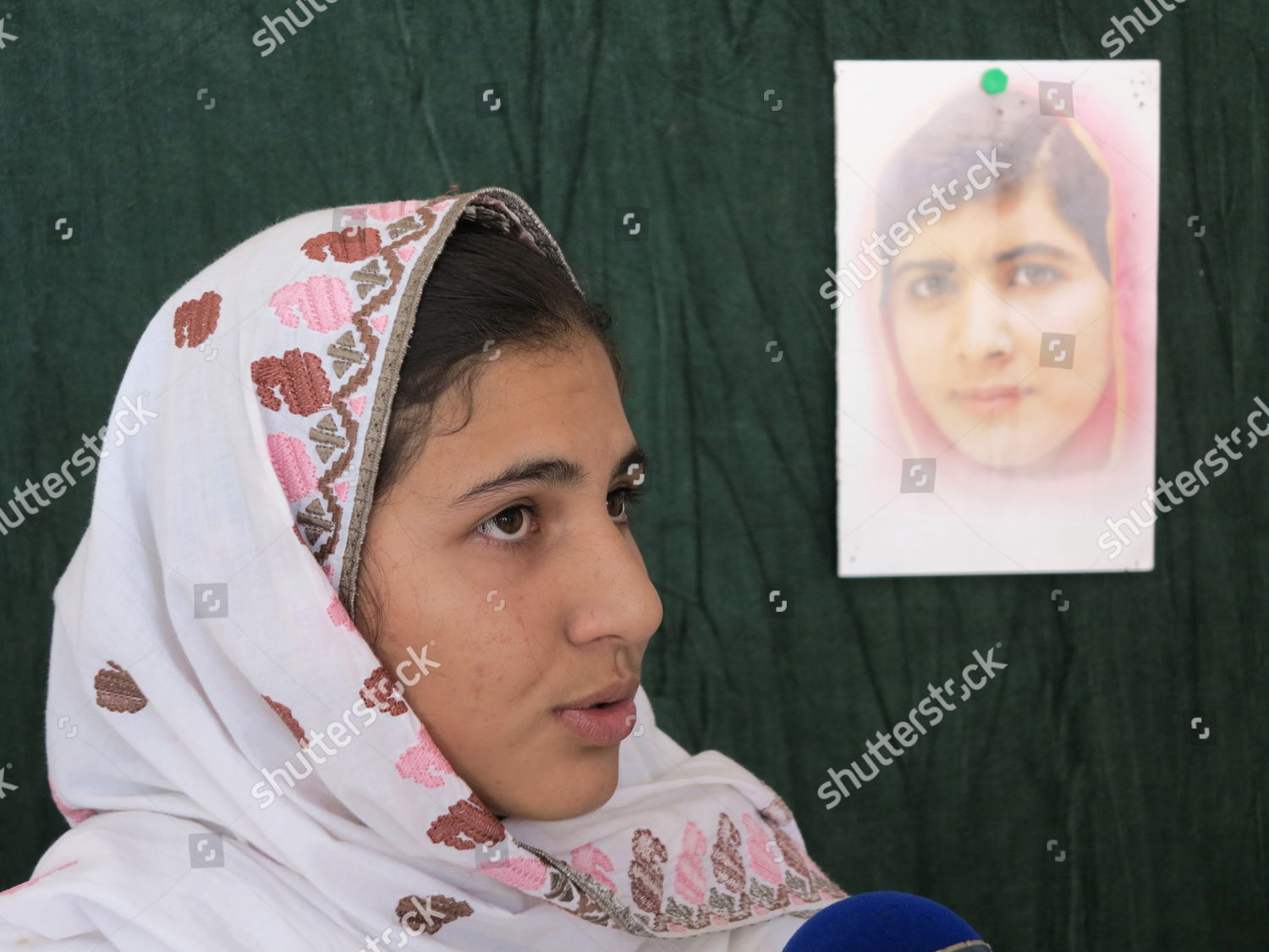Khaula Khan Former Classmate Laureate Malala - Foto de stock de ...