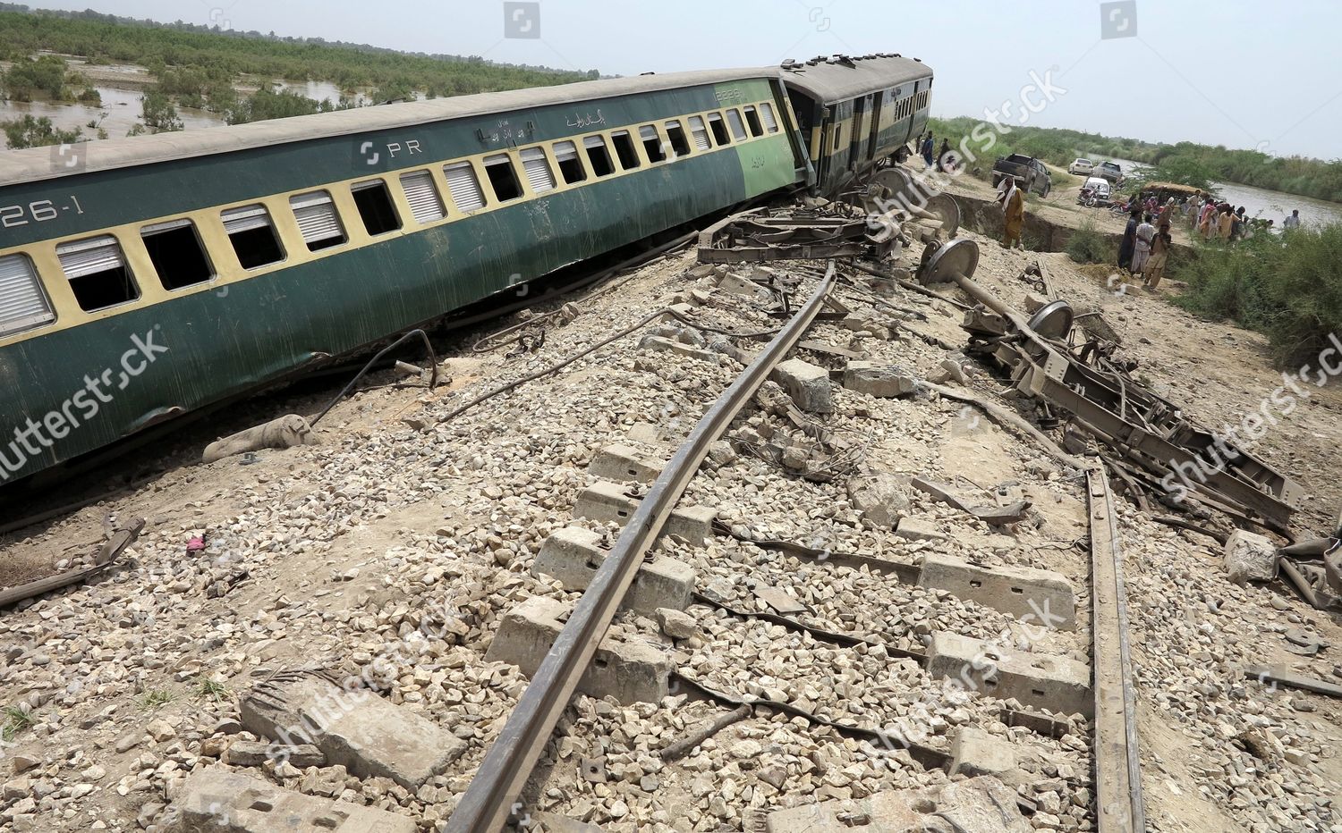 View Derailed Wagons Passenger Train Shikarpur Editorial Stock Photo ...
