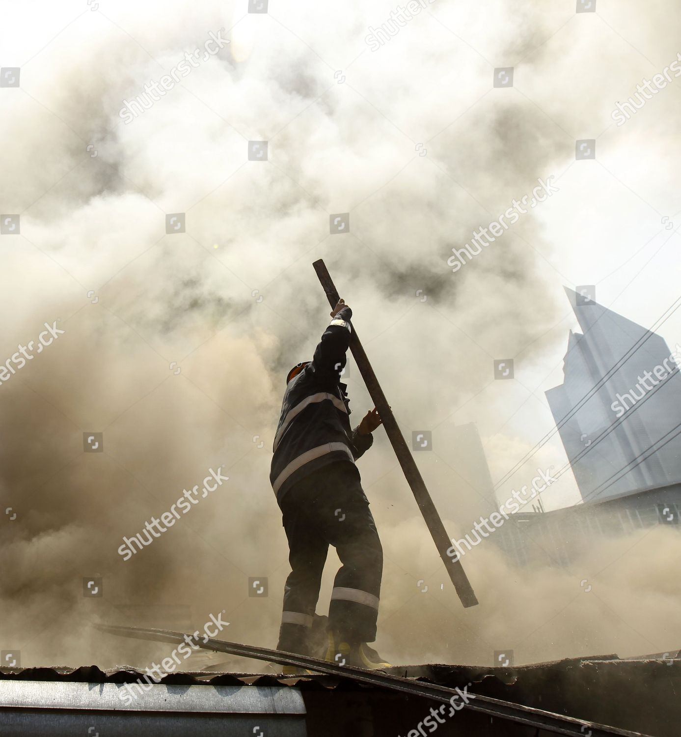 Filipino Firefighter Breaks Roof Burning Shanty Editorial Stock Photo ...