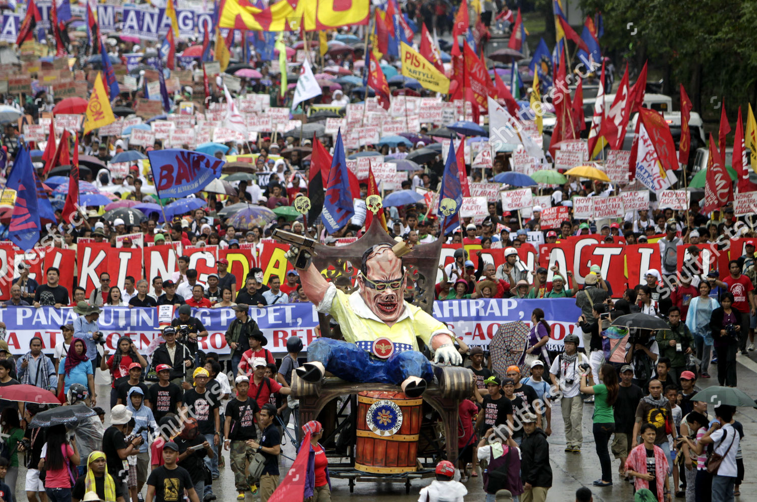 Filipino Protesters Walk Giant Effigy Philippine Editorial Stock Photo ...