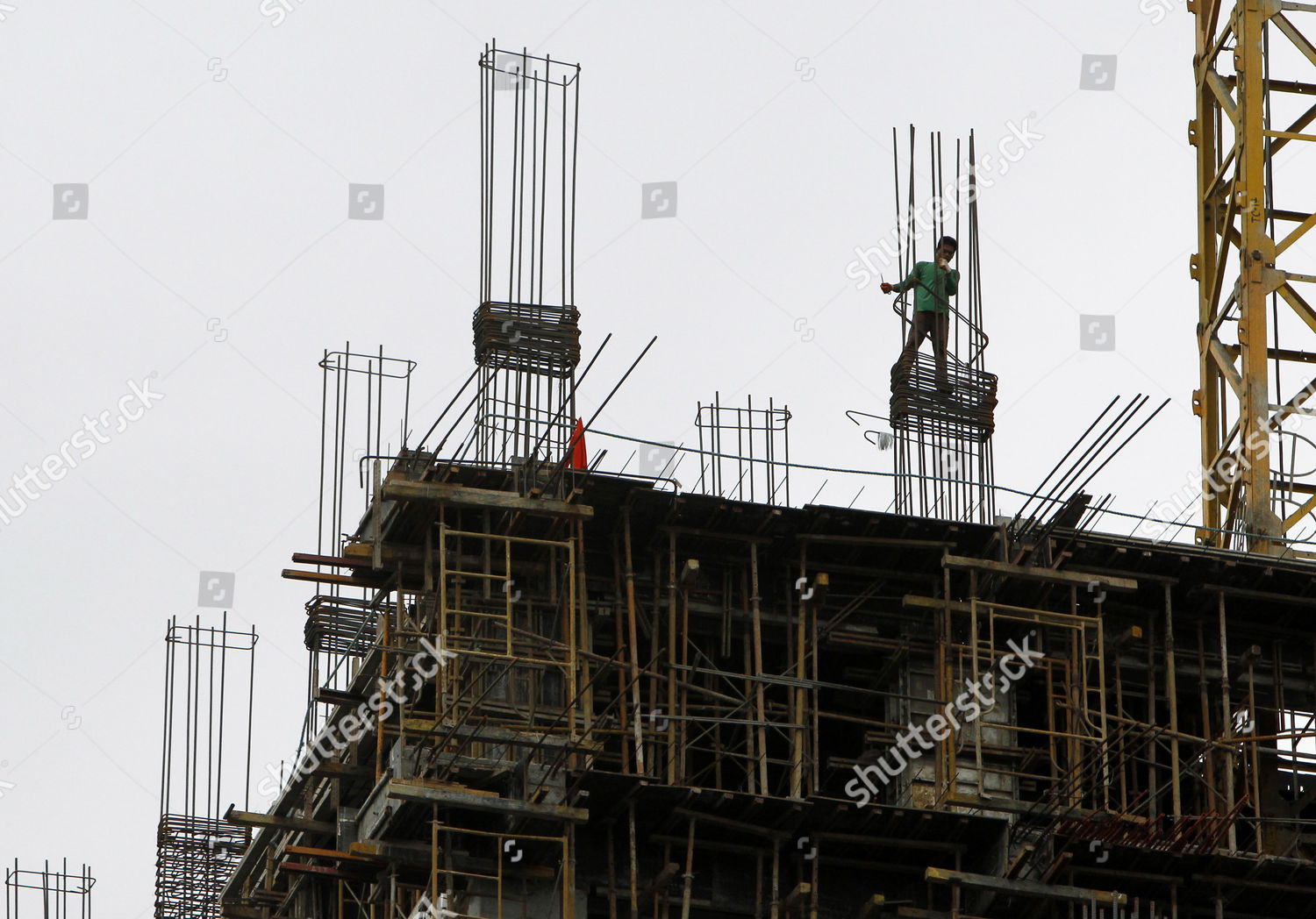 Filipino Workers Stand On Scaffoldings Construction Editorial Stock ...
