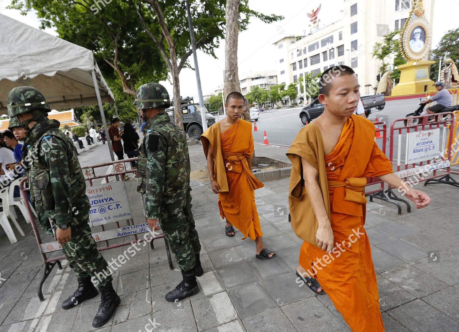 Thai Buddhist Monks Walk Past Soldiers Editorial Stock Photo - Stock ...