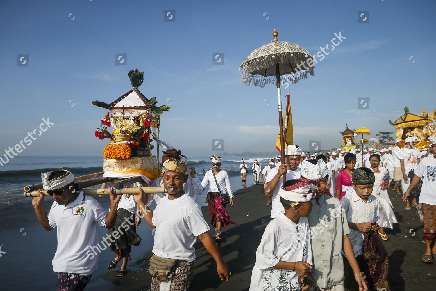 Balinese Hindu Devotees Carry Pratima Symbol Editorial Stock Photo ...