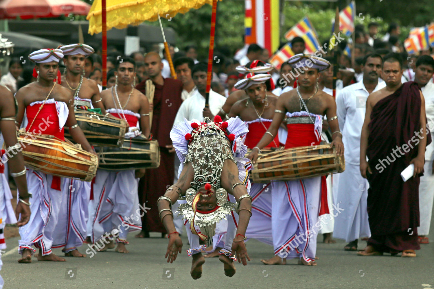 Traditional Sri Lankan Kandyan Dancer Performing Editorial Stock Photo ...