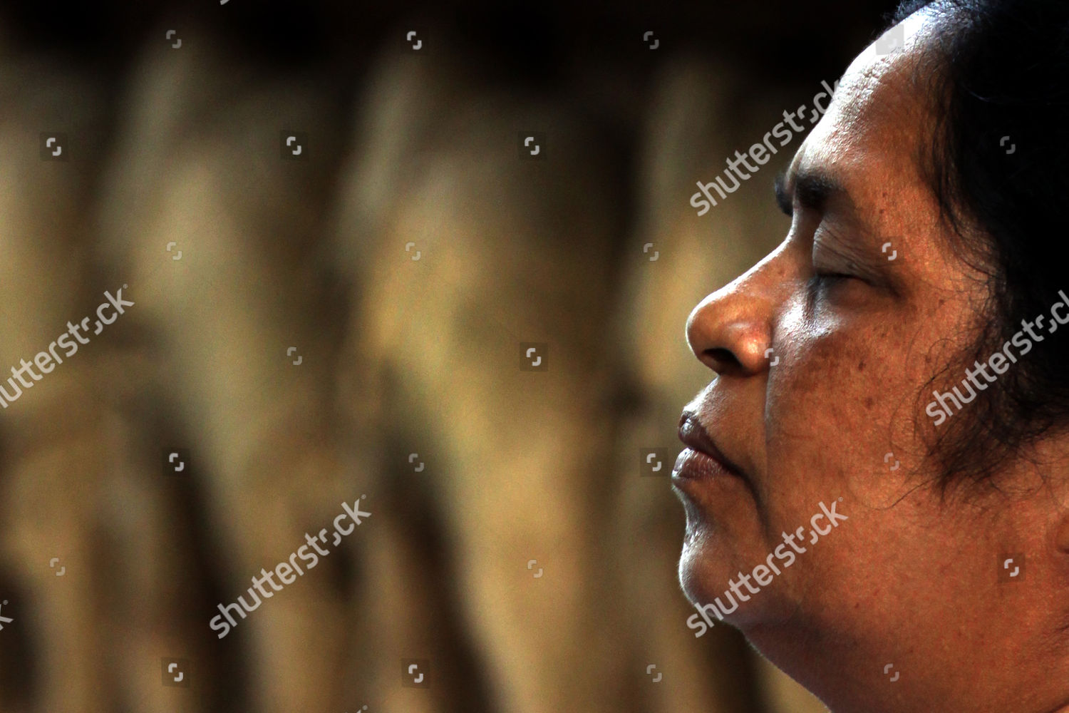 Sri Lankan Buddhist Devotee Deep Meditation Editorial Stock Photo ...