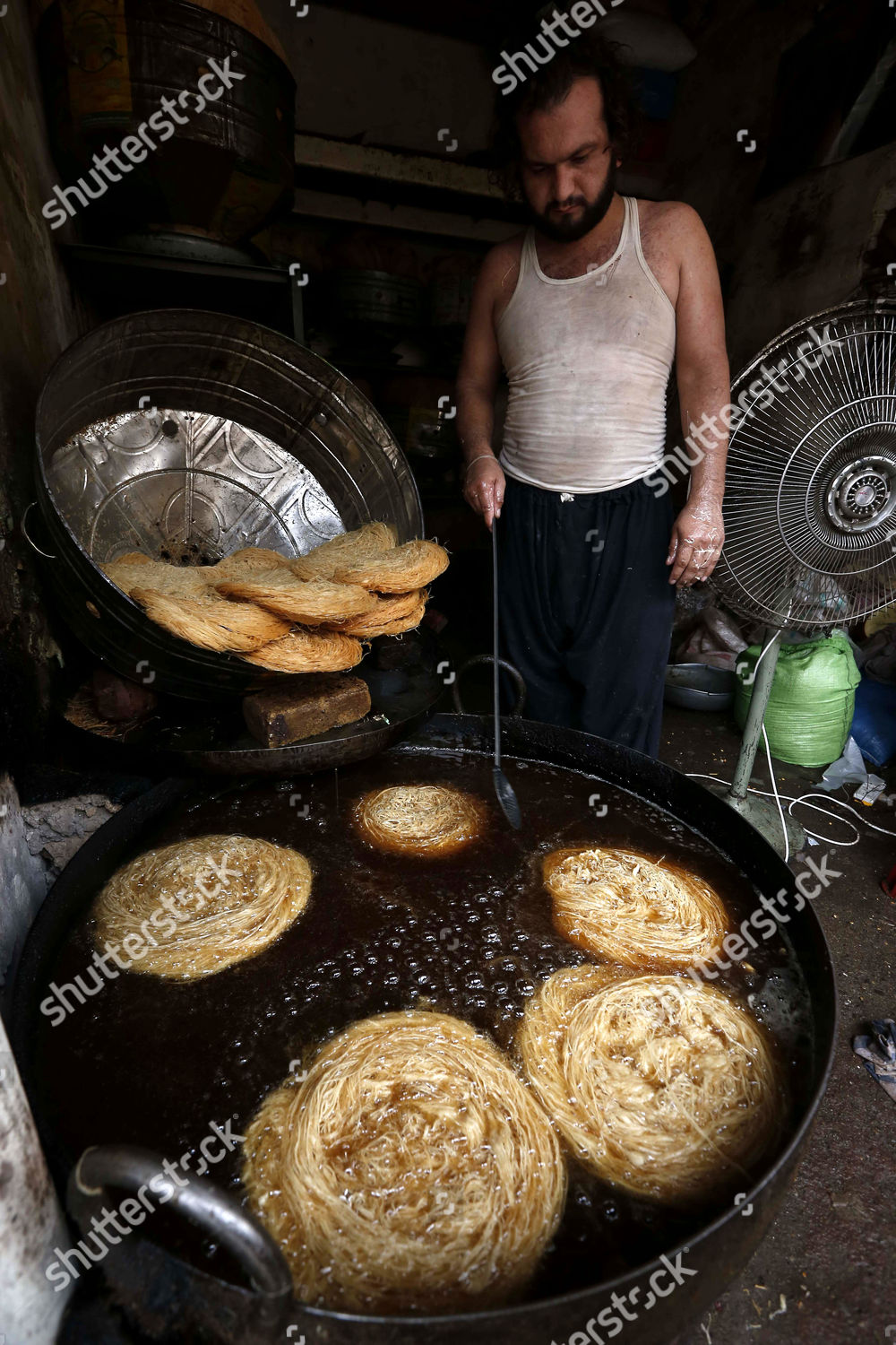Pakistani Man Prepares Vermicelli Traditional Food Editorial Stock ...