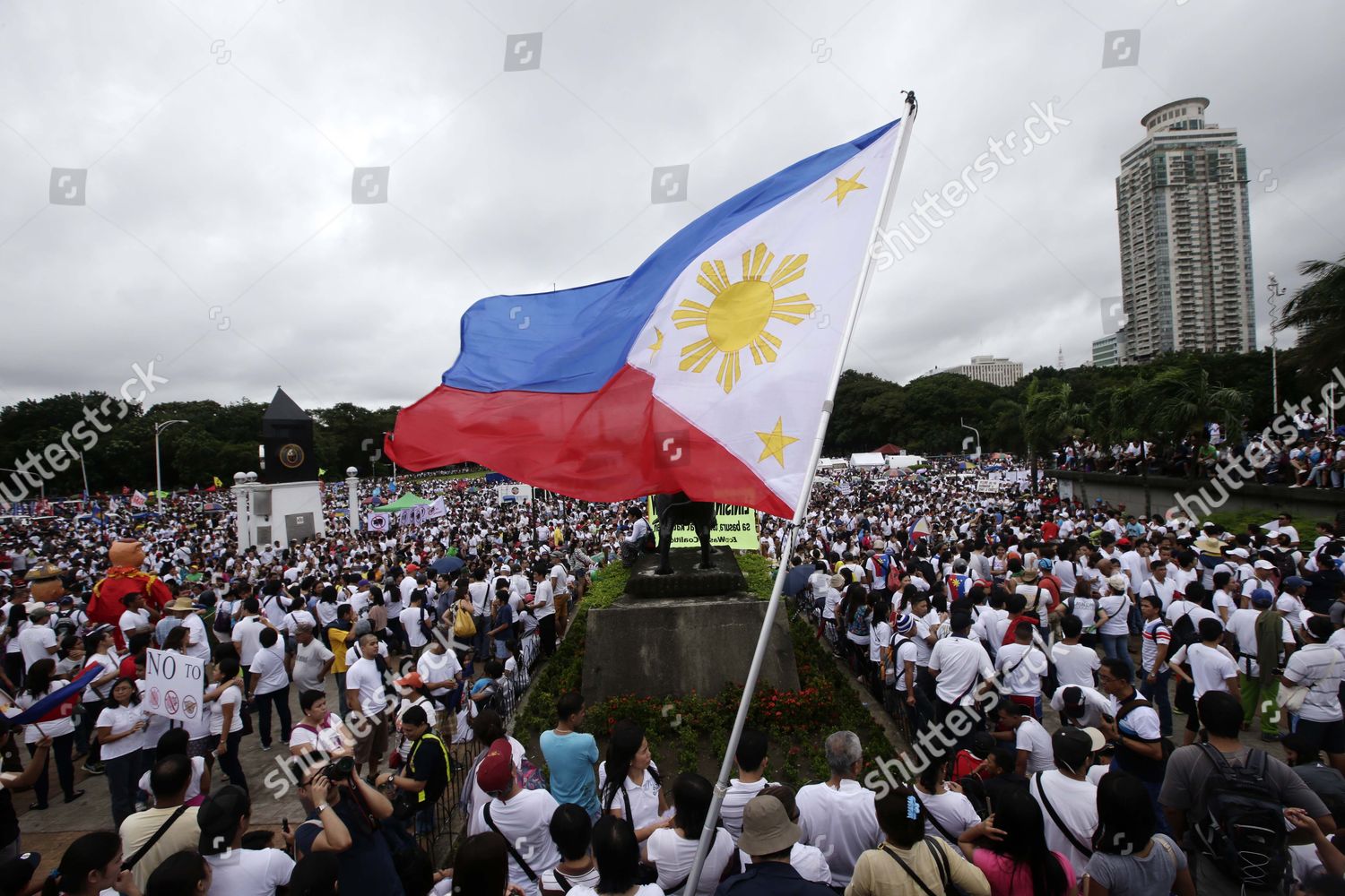 Filipino Anticorruption Protester Waves Philippine Flag Editorial Stock ...
