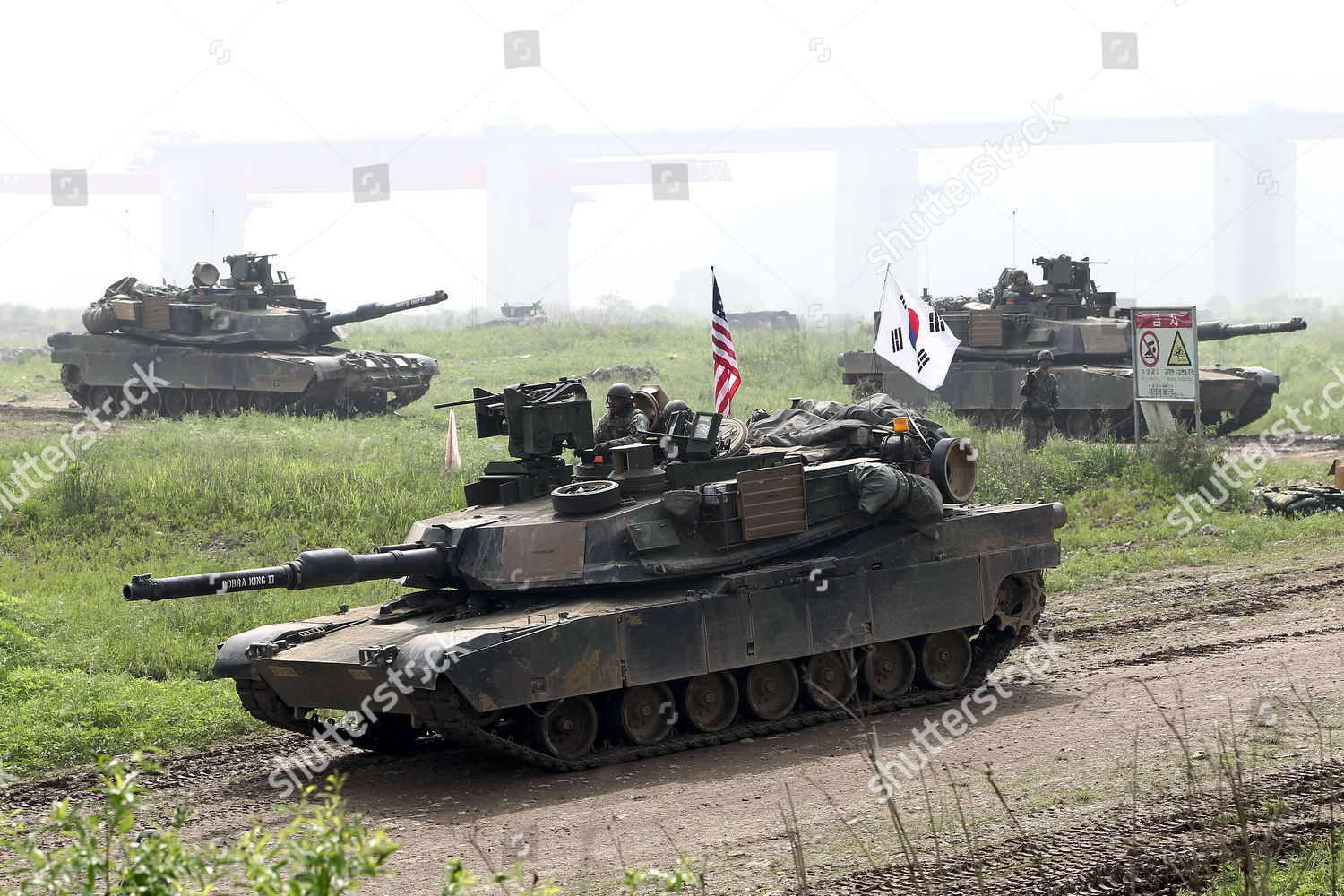 Us Army Soldiers M1a2 Tanks 2nd Editorial Stock Photo - Stock Image ...