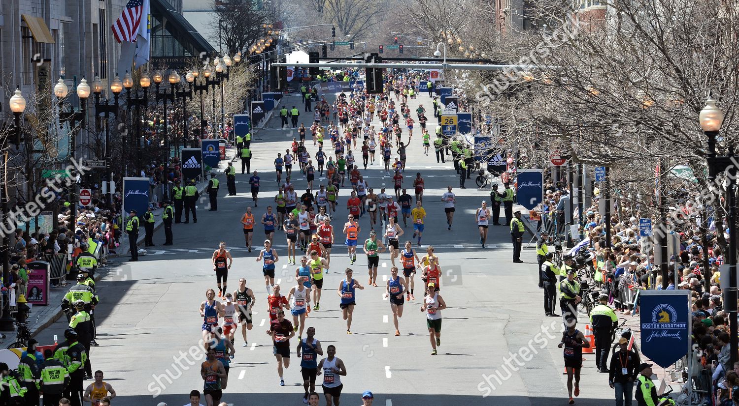 Runners Begin Approaching Finish Line En Editorial Stock Photo - Stock ...