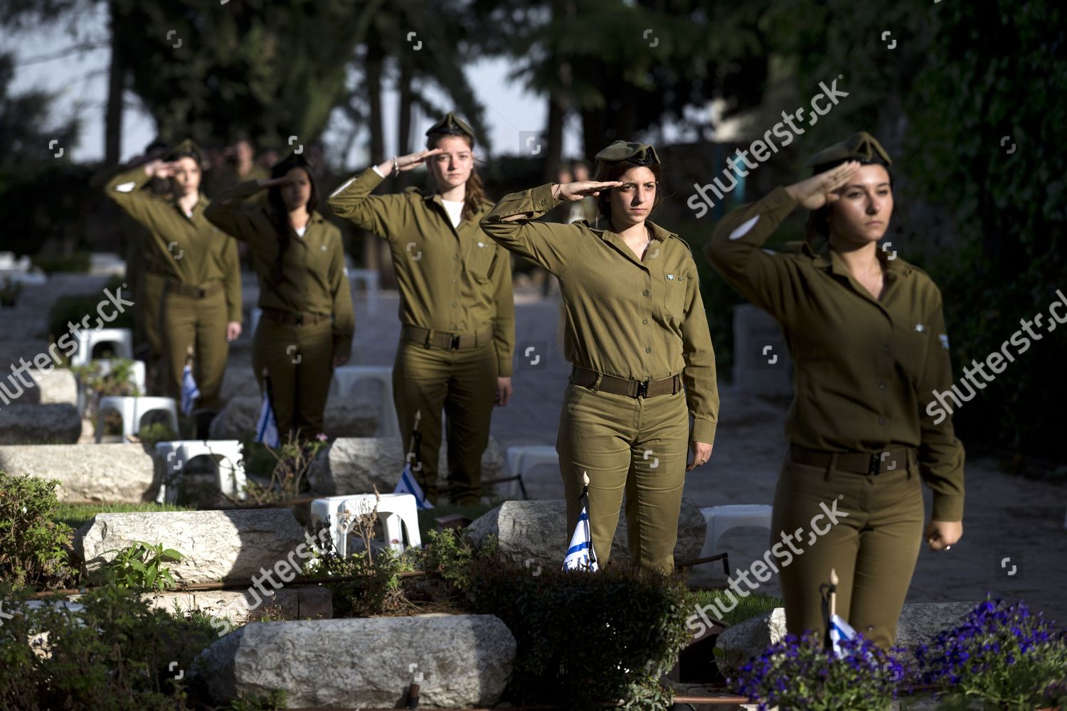 Israeli Soldiers Salute After Decorating Graves Editorial Stock Photo ...