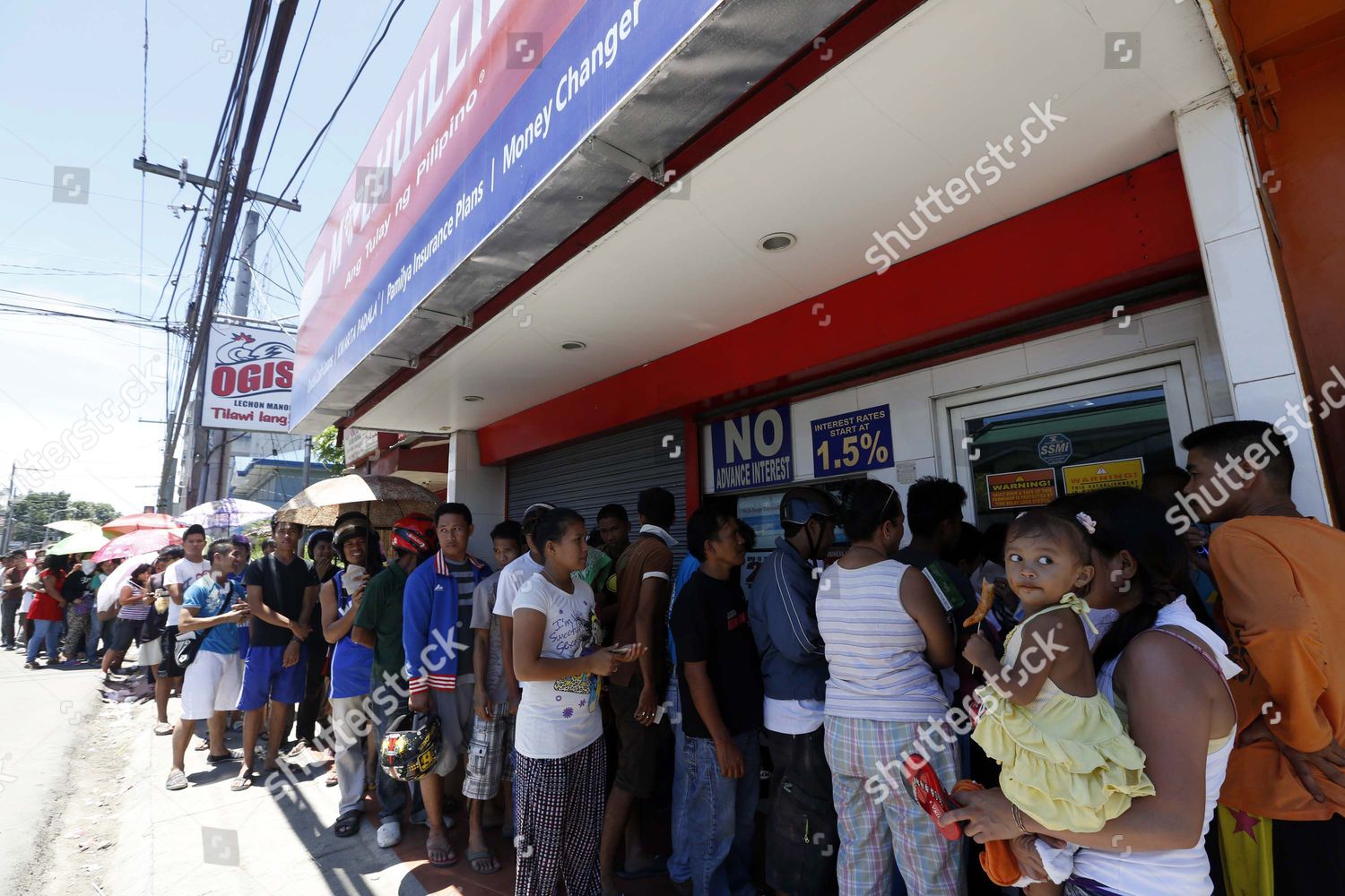 Filipino Residents Queued Receive Money Remittances Editorial Stock ...