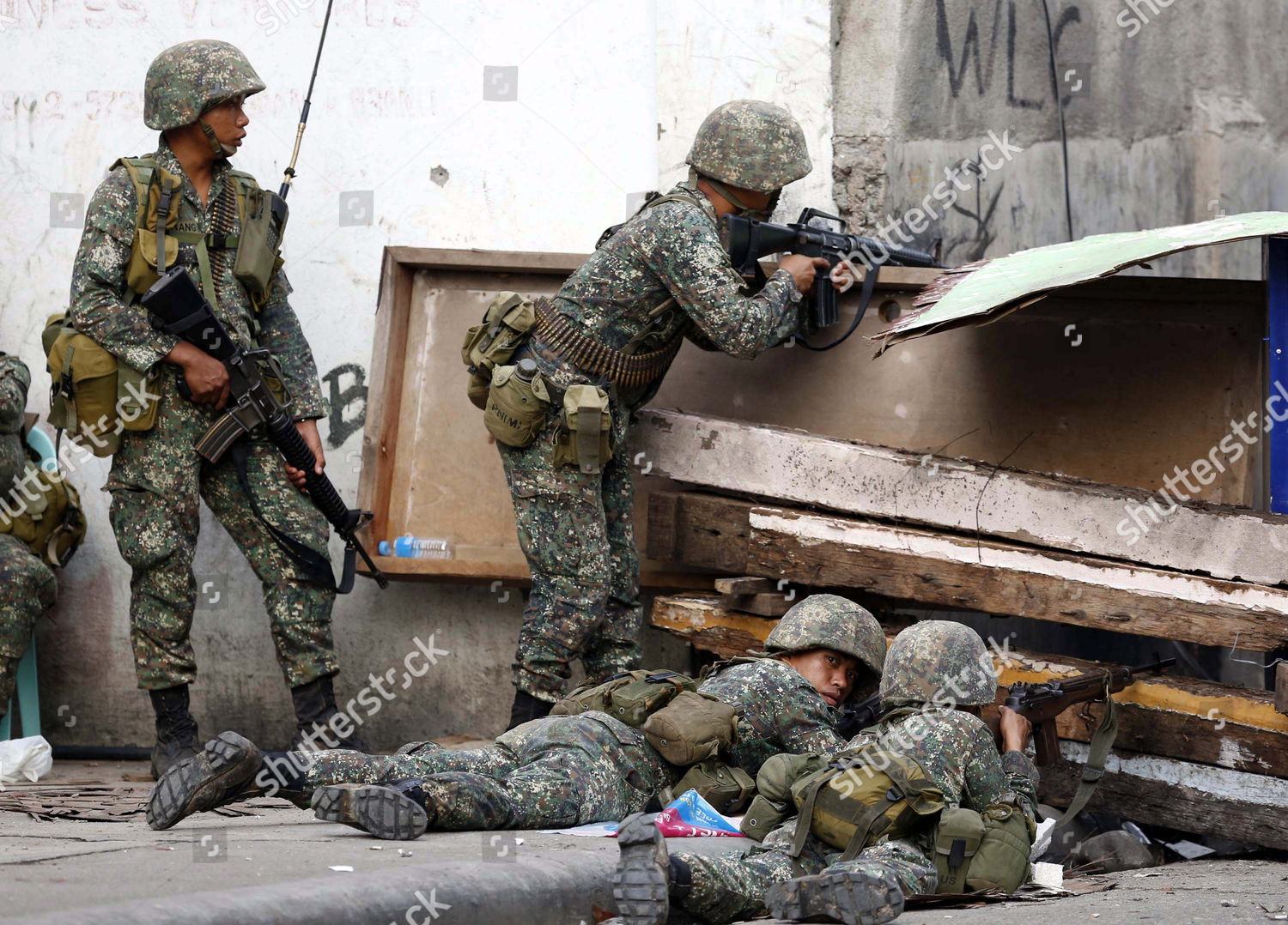 Filipino Marines Take Positions During Clashes Editorial Stock Photo ...