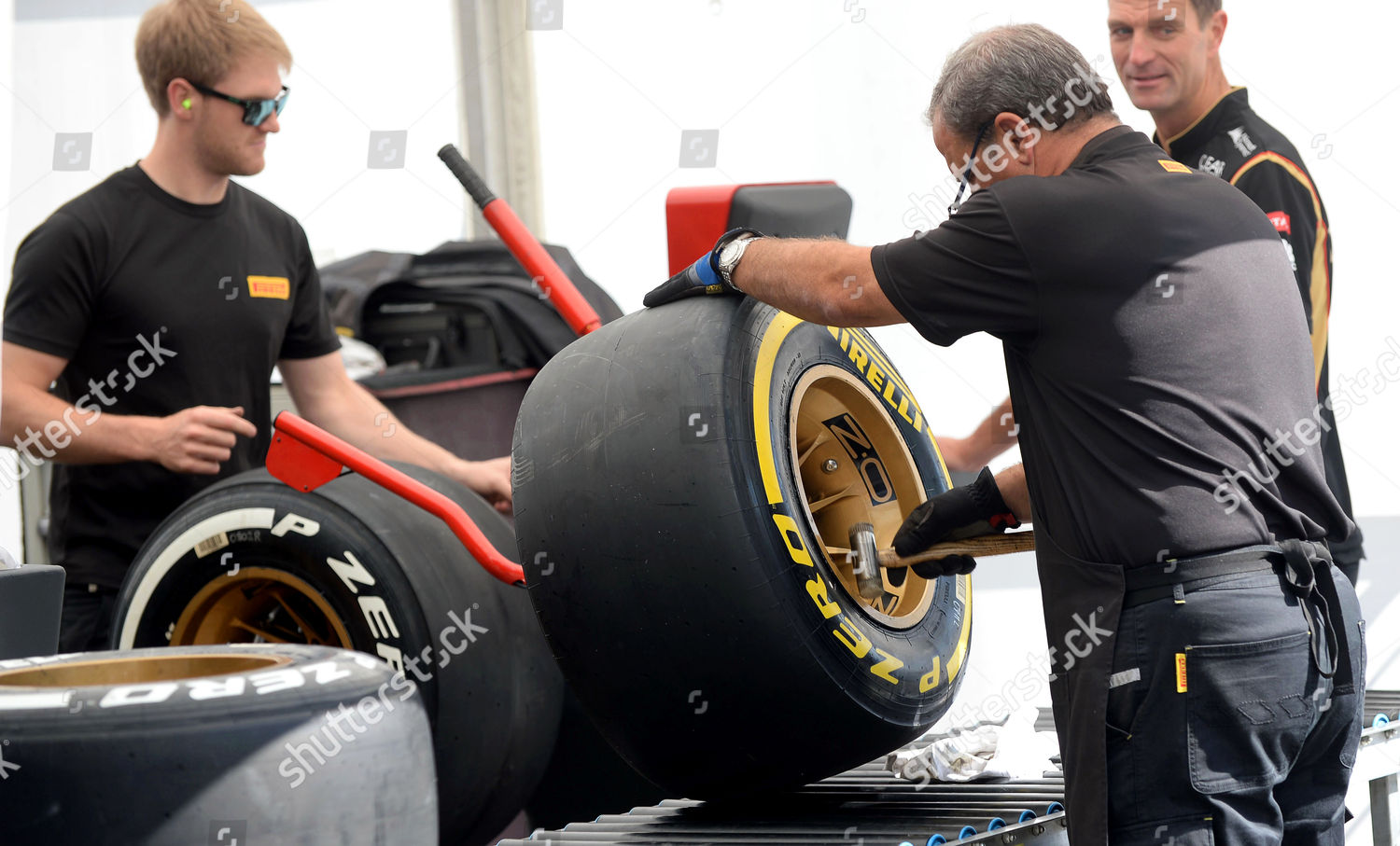 Pirelli Mechanics Prepare Tires Paddock Nuerburgring Editorial Stock ...