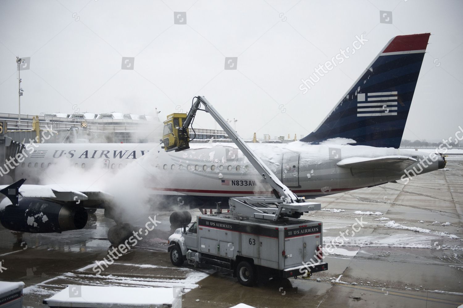 Work Crews Deice Plane Clear Runways Editorial Stock Photo - Stock ...