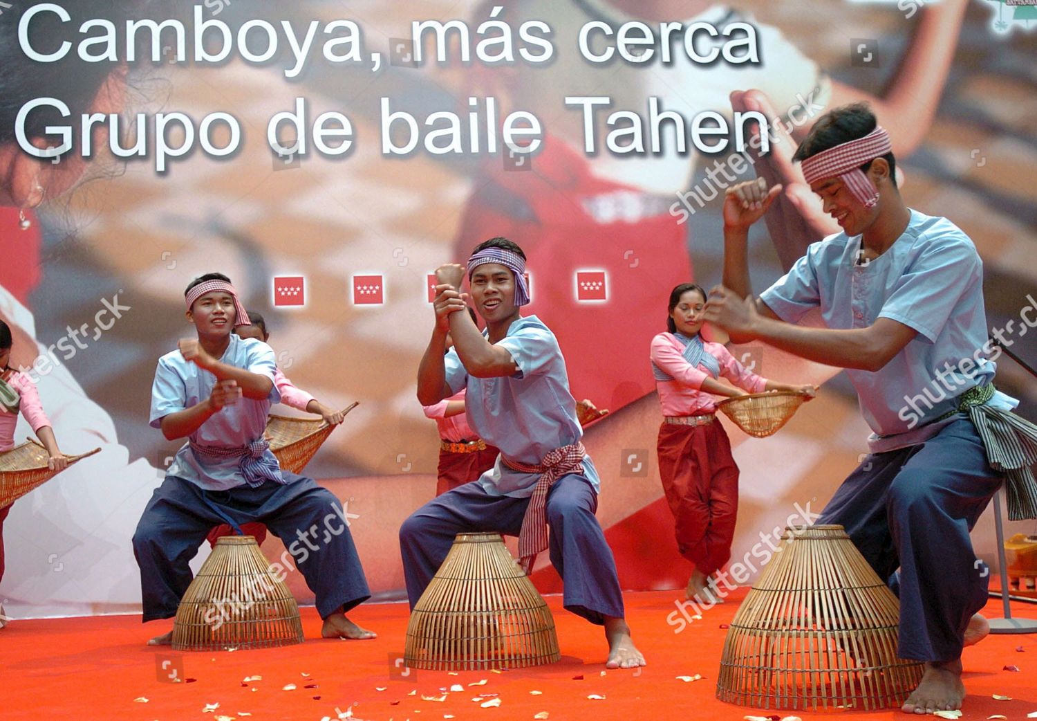 Members Cambodian Folk Dance Group Tahen Editorial Stock Photo - Stock ...