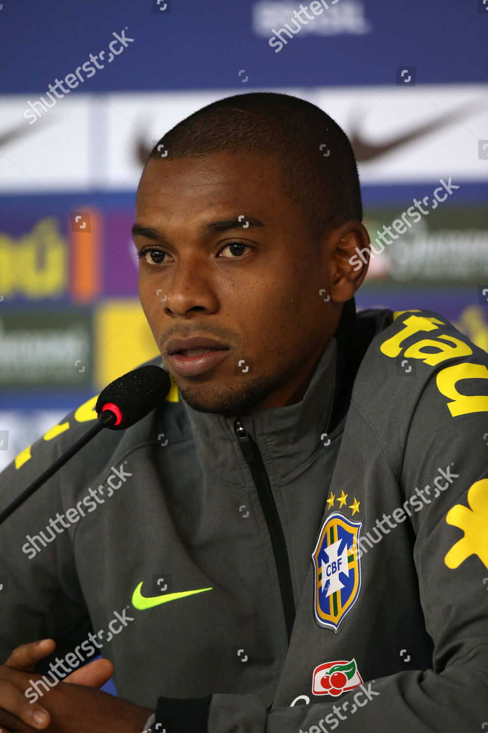 Player Fernandinho Brazil National Soccer Team Editorial Stock Photo ...
