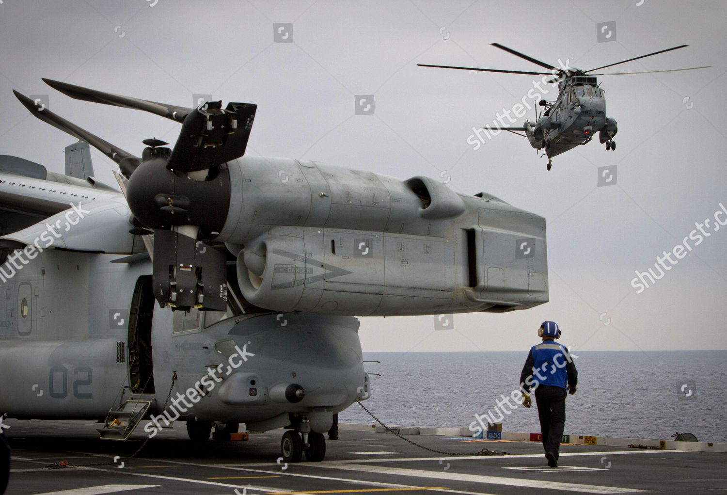 Us Osprey Mv22b Convertiplane Folded Propellers Editorial Stock Photo ...