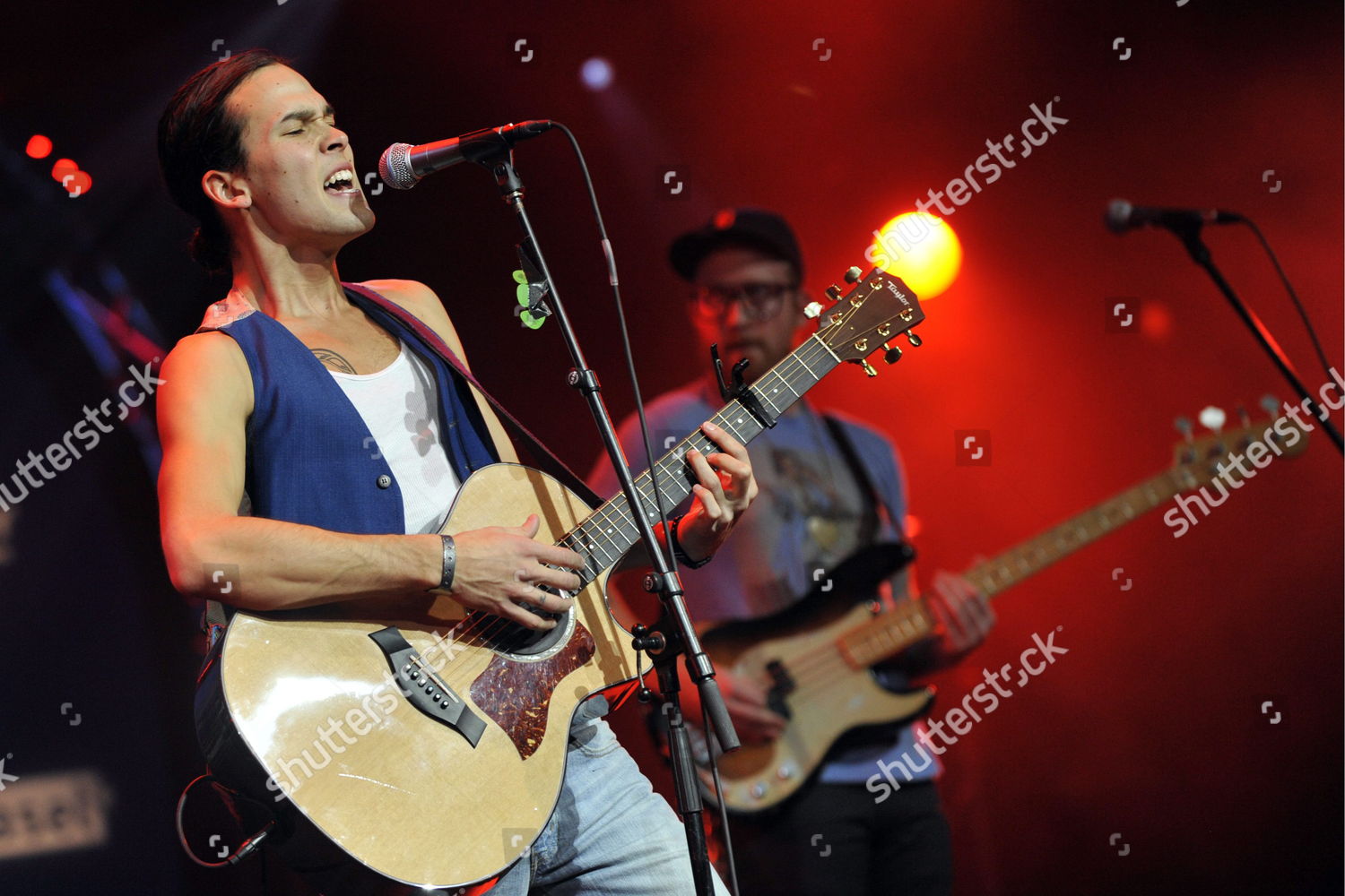 Americancanadian Singersongwriter Justin Nozuka Performs On Editorial ...
