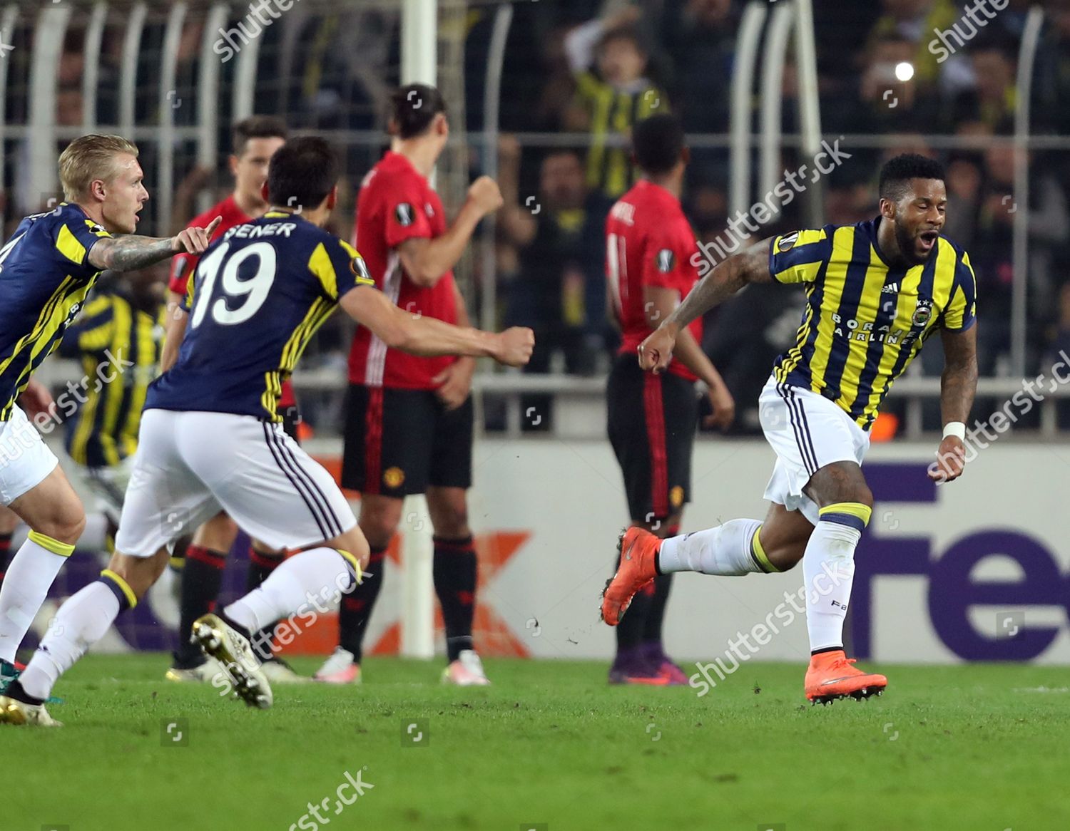 Fenerbahce Istanbuls Jeremain Lens R Celebrates Editorial Stock Photo ...