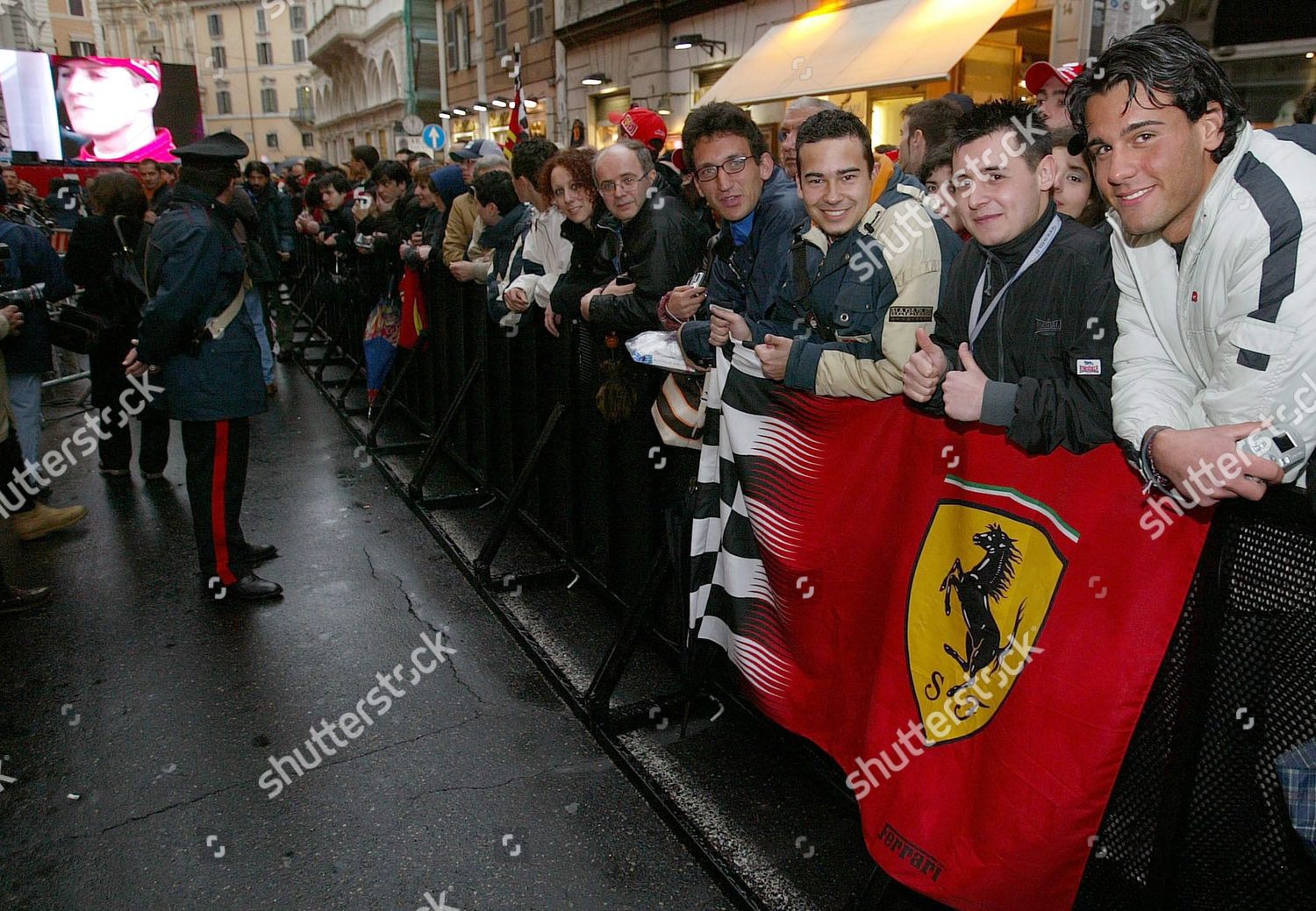 Ferrari Enthusiasts Crowd Romes Via Tomacelli Editorial Stock Photo ...