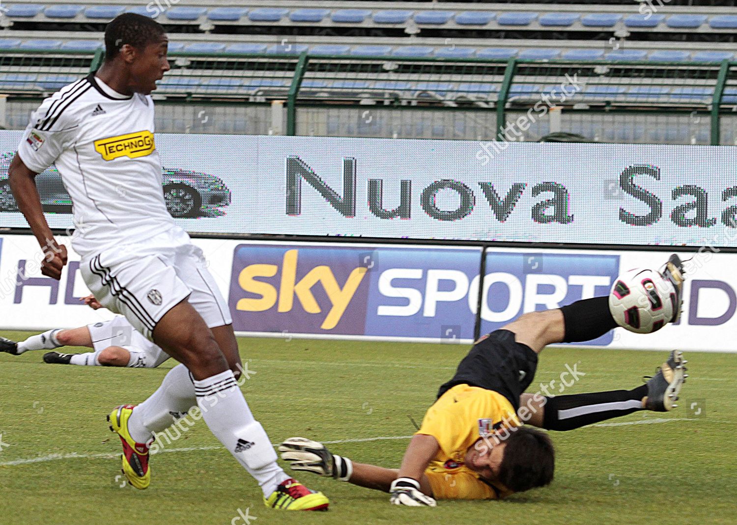 CESENA'S FRENCH FORWARD DOMINIQUE MALONGA L Editorial Stock Photo ...