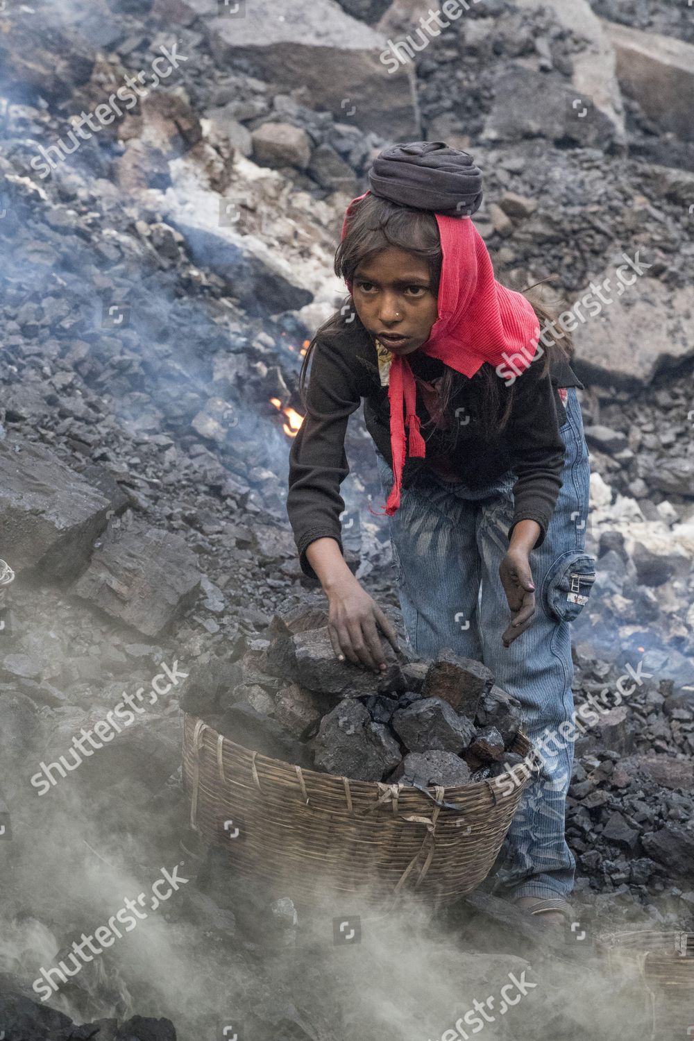 Child Labour Jharia Opencast Mine Girl Editorial Stock Photo - Stock ...