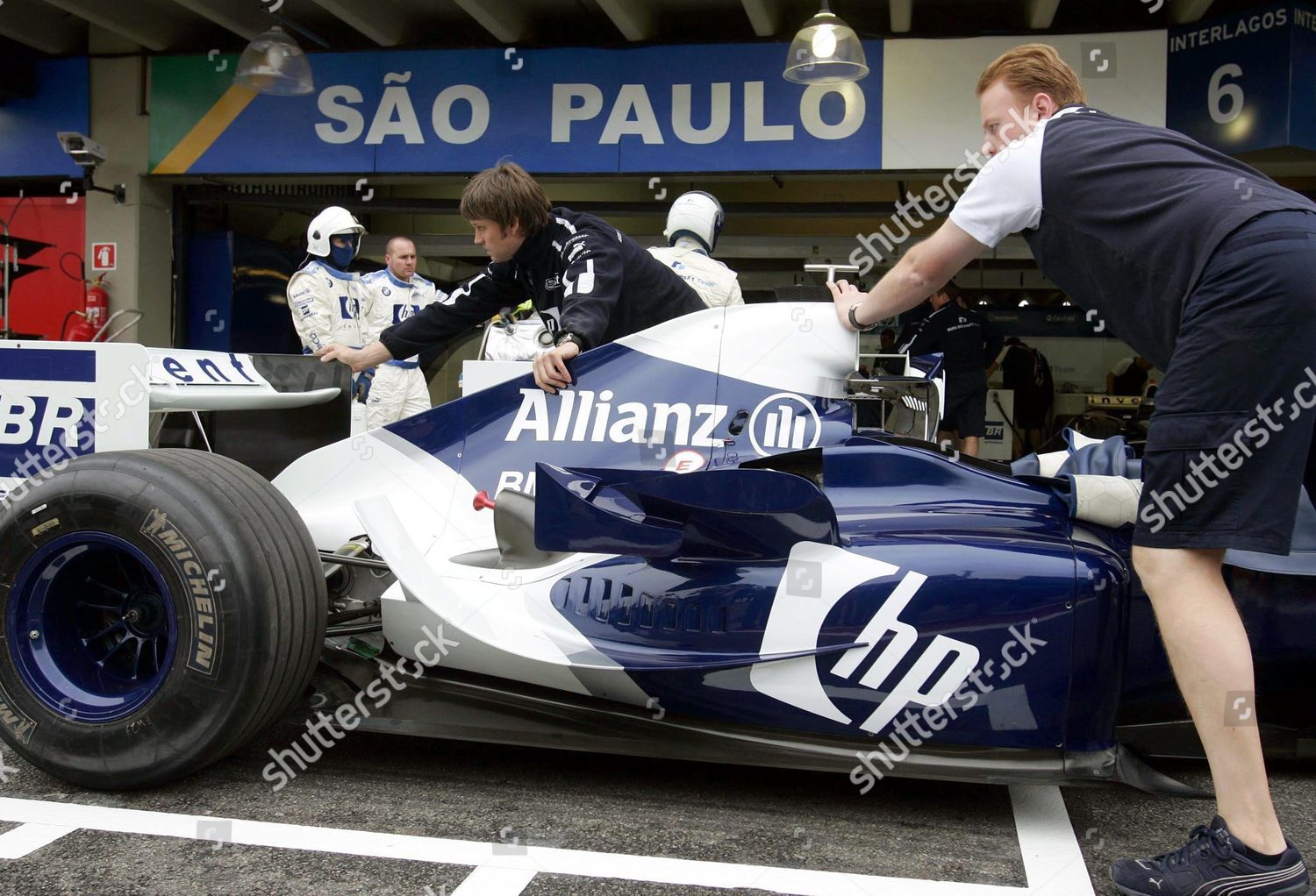 Bmwwilliams Formula One Mechanics Push Racing Editorial Stock Photo ...