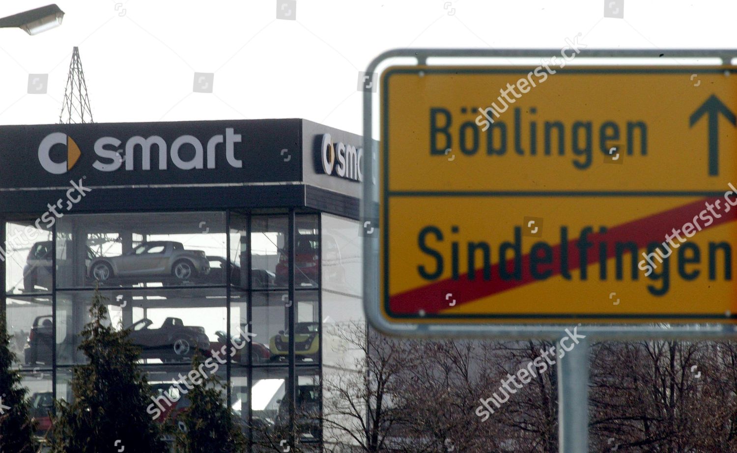 Smart Sales Tower Smart Headquarters Boeblingen Editorial Stock Photo ...