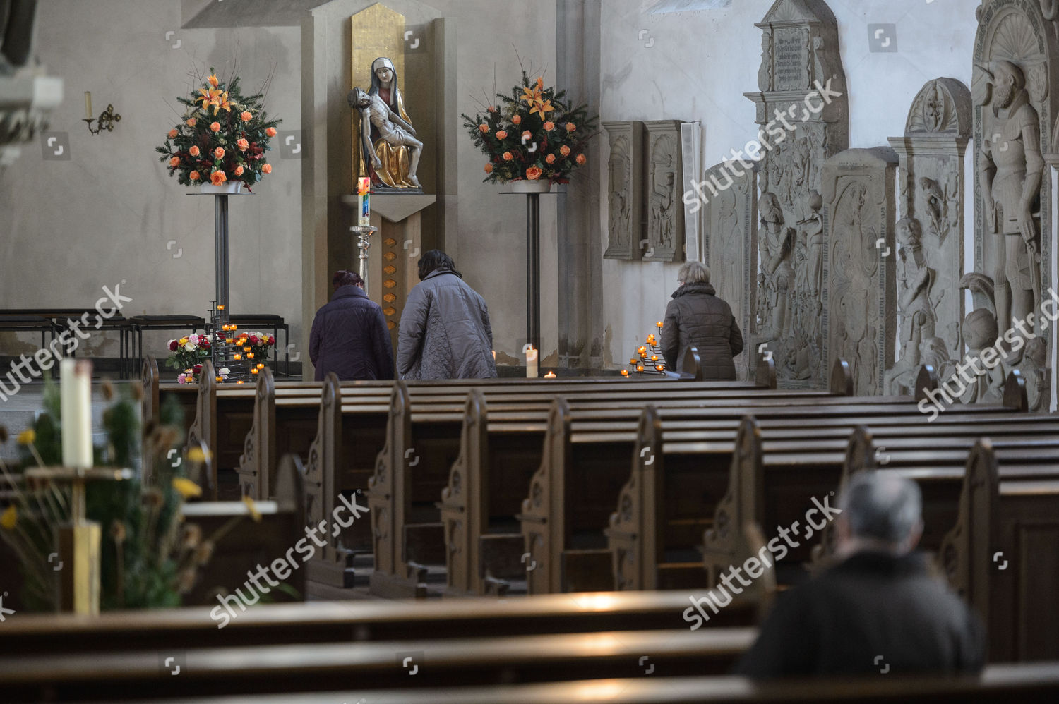 People Visit Mourning Place Dead Teenagers Editorial Stock Photo ...