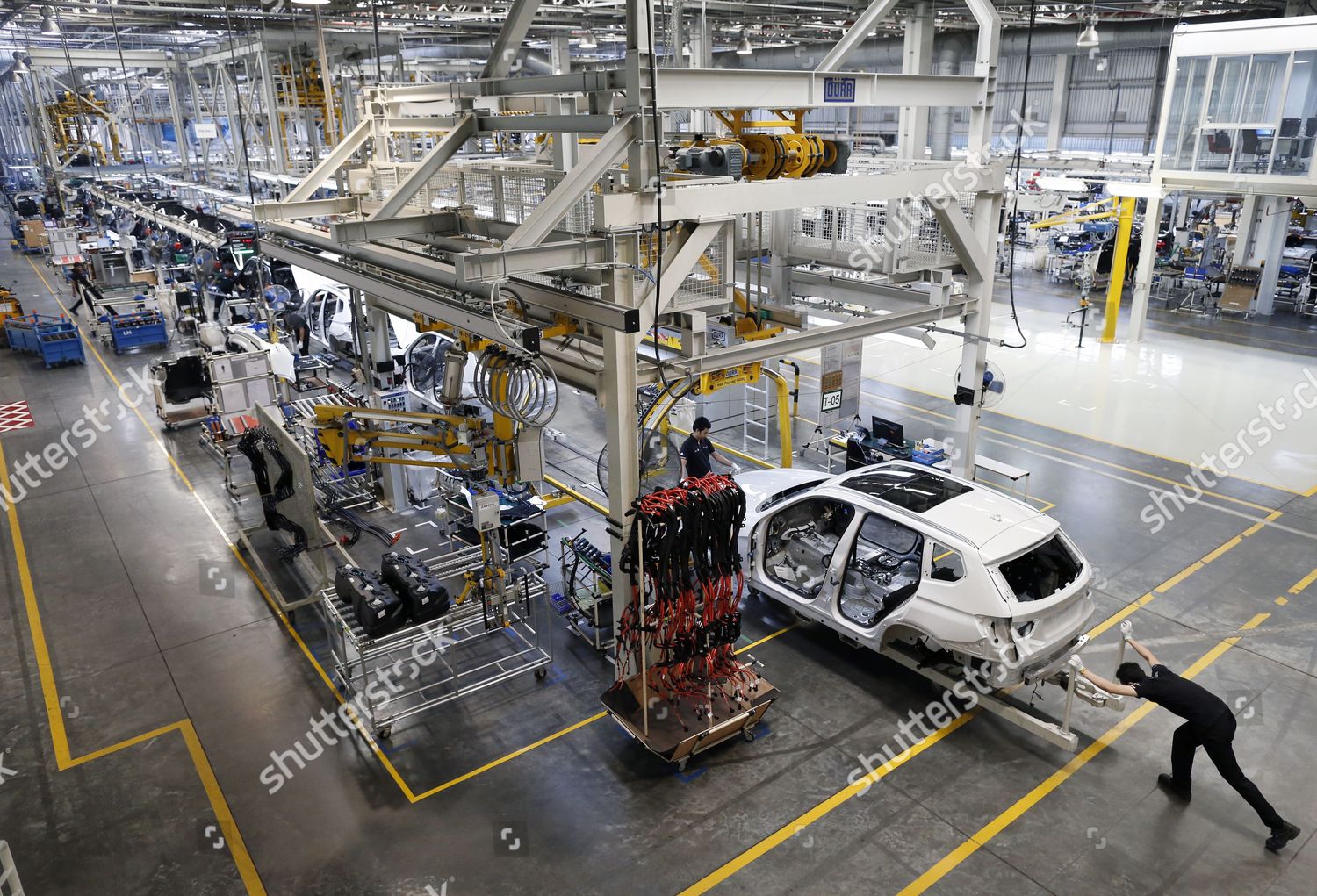 Thai Workers Work On Bmw Cars Editorial Stock Photo - Stock Image ...