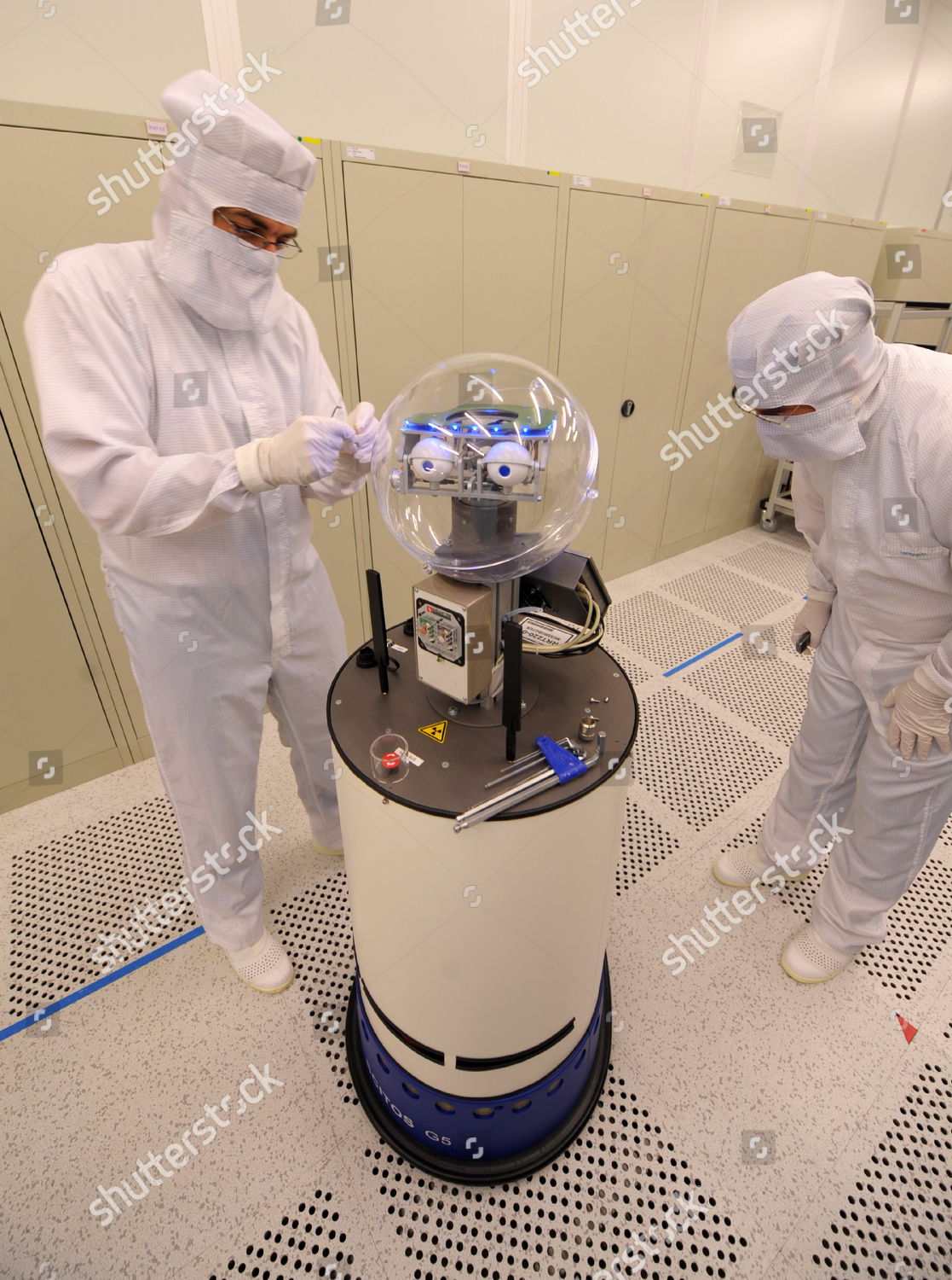 Robot I2d2s Pictured Cleanroom Chip Producer Editorial Stock Photo ...