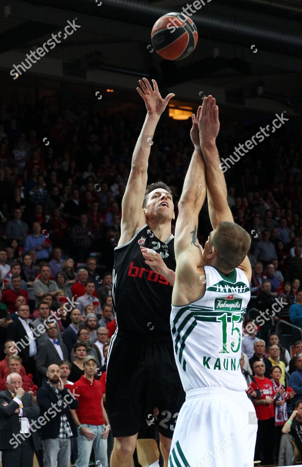 Casey Jacobsen Brose Baskets Throws Past Editorial Stock Photo - Stock ...