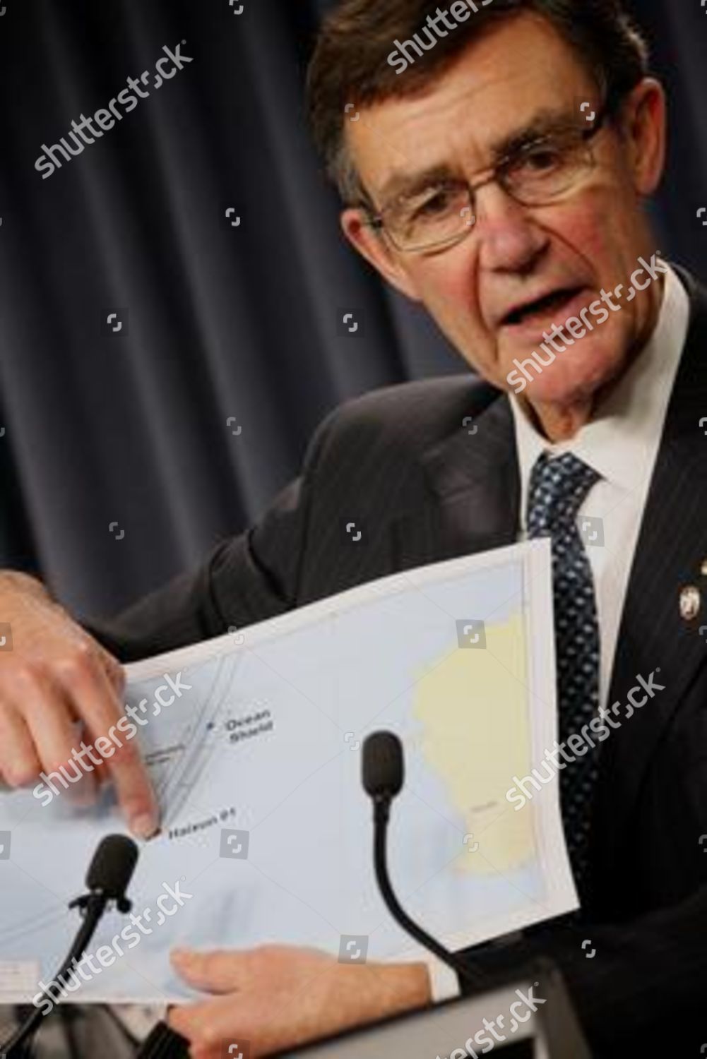 Australian Former Defence Chief Angus Houston Editorial Stock Photo ...
