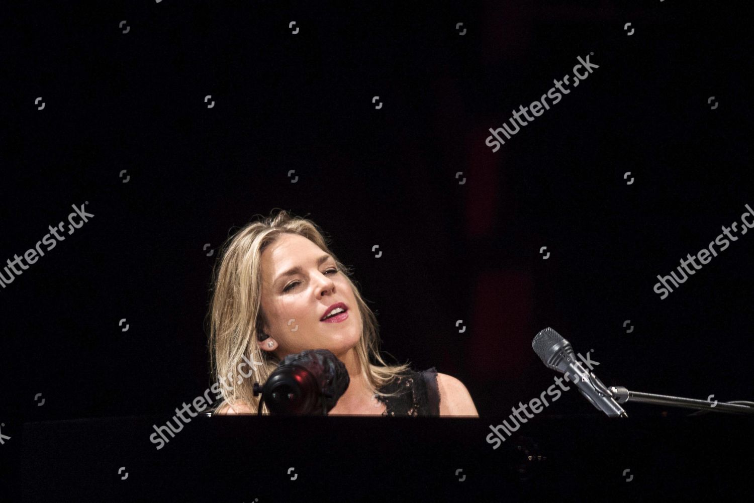 Canadian Pianist Singer Diana Krall Perfoms Editorial Stock Photo ...