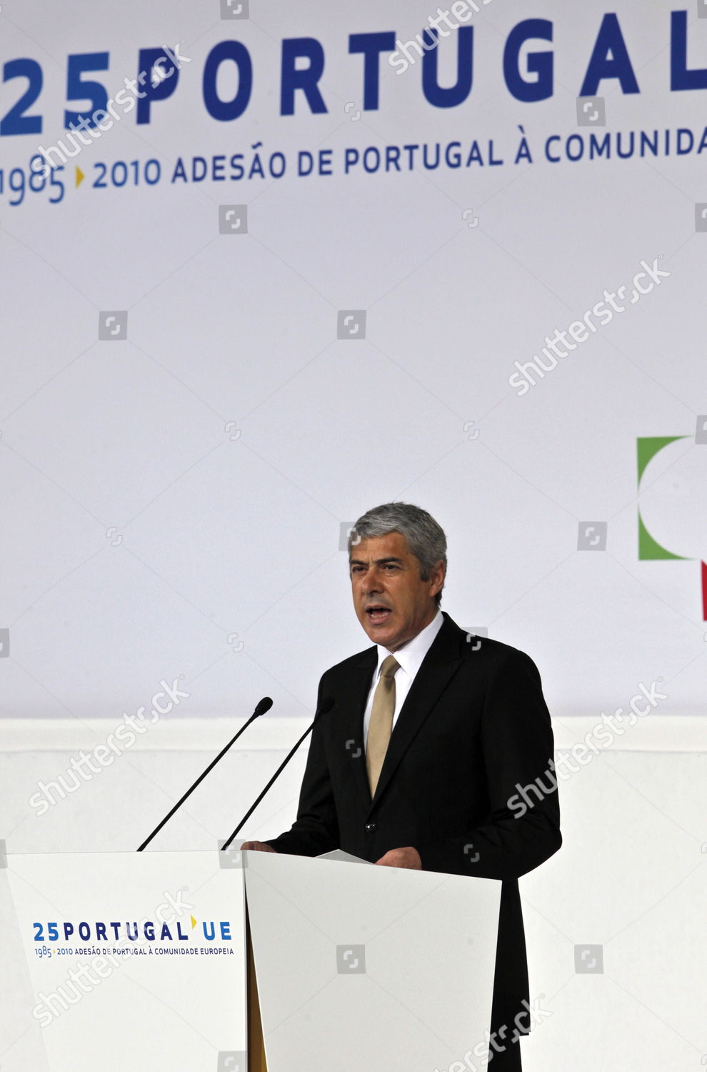 Portuguese Prime Minister Jose Socrates Gives Editorial Stock Photo ...