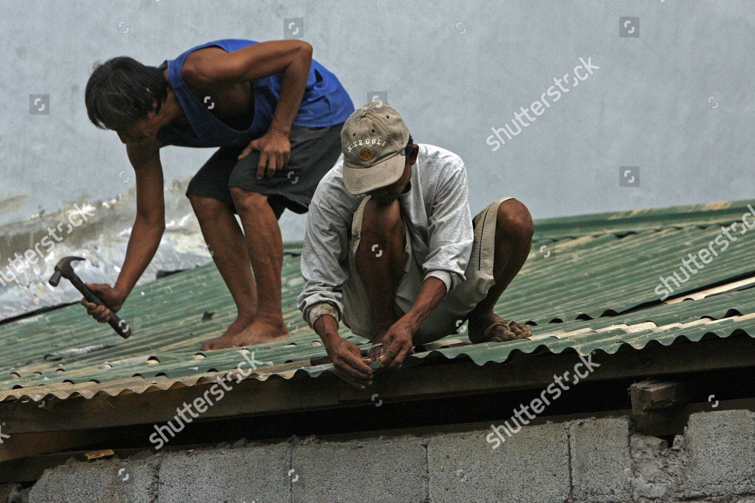 Filipinos Reinforce Galvanized Roof House Preparation Editorial Stock ...