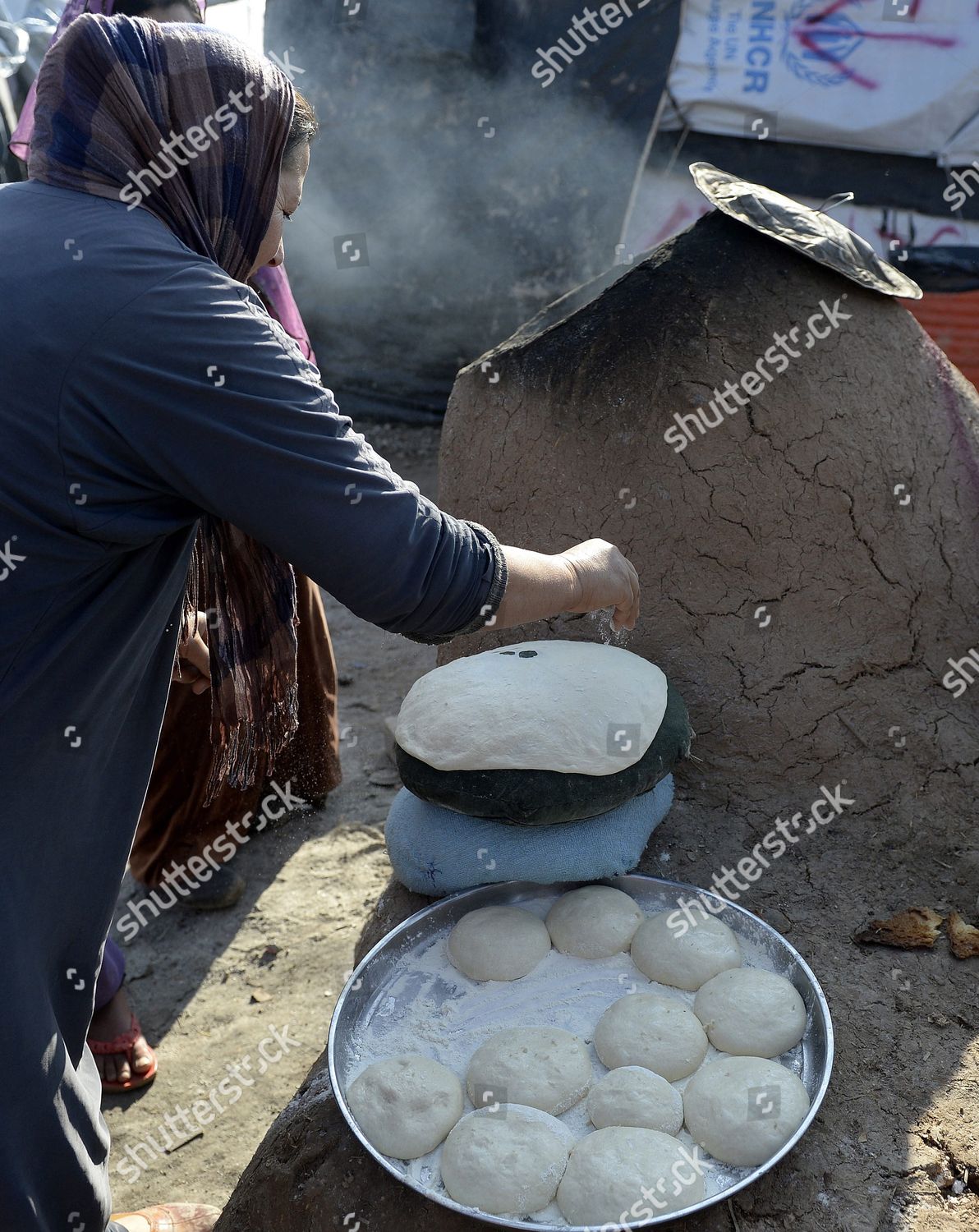 Yazidi Bakes Traditional Bread Baharka Refugee Editorial Stock Photo ...