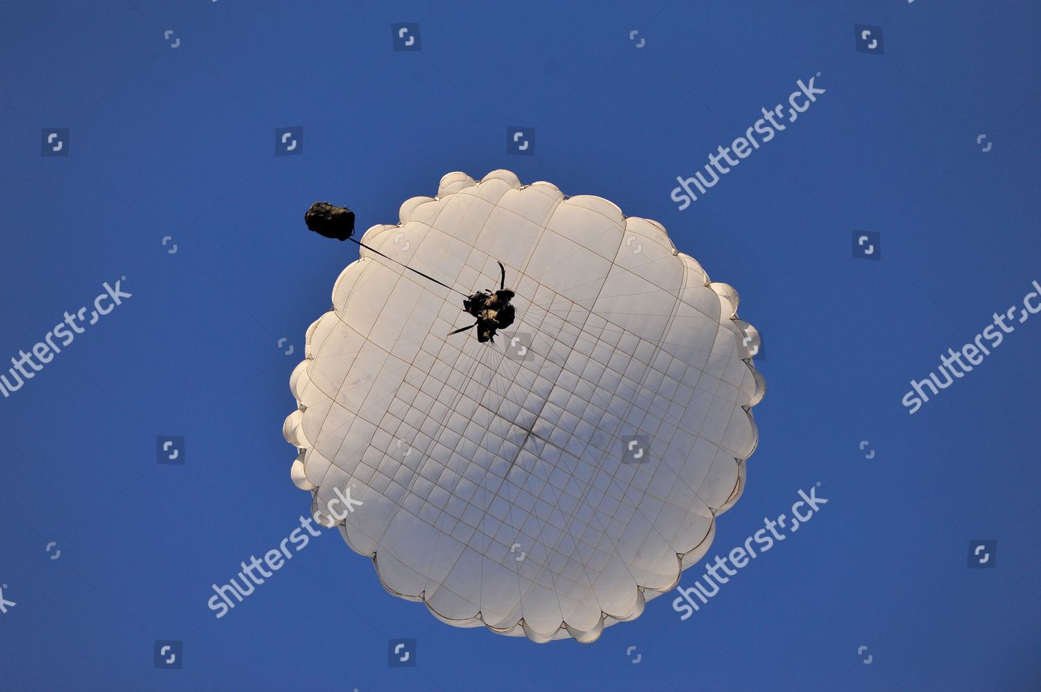 PARATROOPER APPROACHES DROP ZONE DURING MILITARY Editorial Stock Photo ...