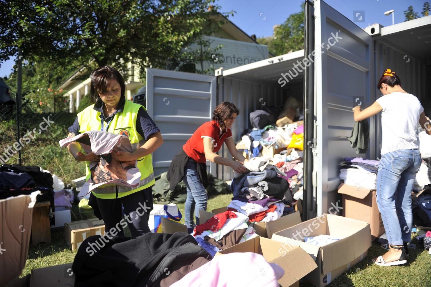 Emergency Team Members Help Setting Tent Editorial Stock Photo - Stock ...