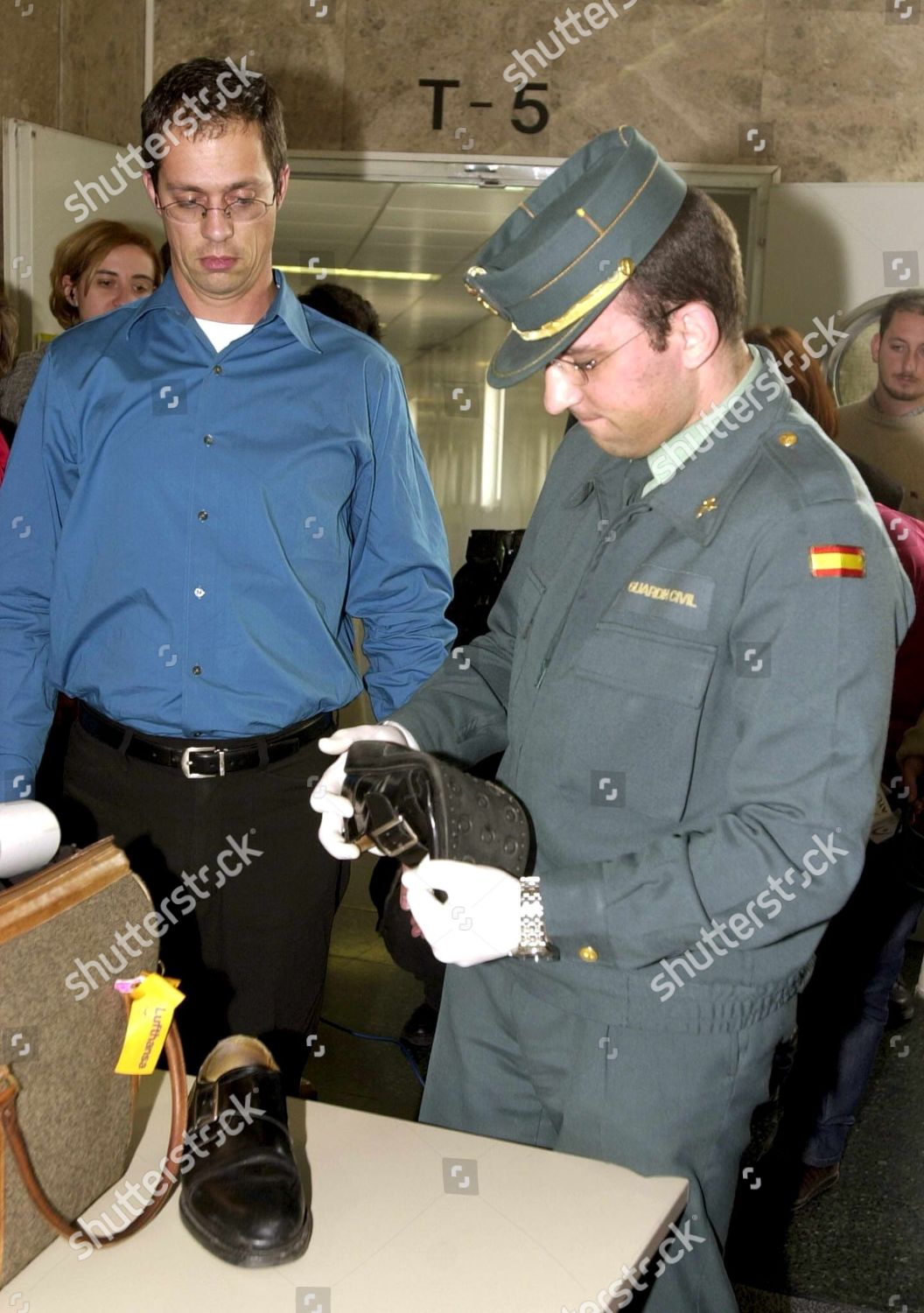 Md07 20011228 Madrid Spain Security Guard Editorial Stock Photo - Stock ...