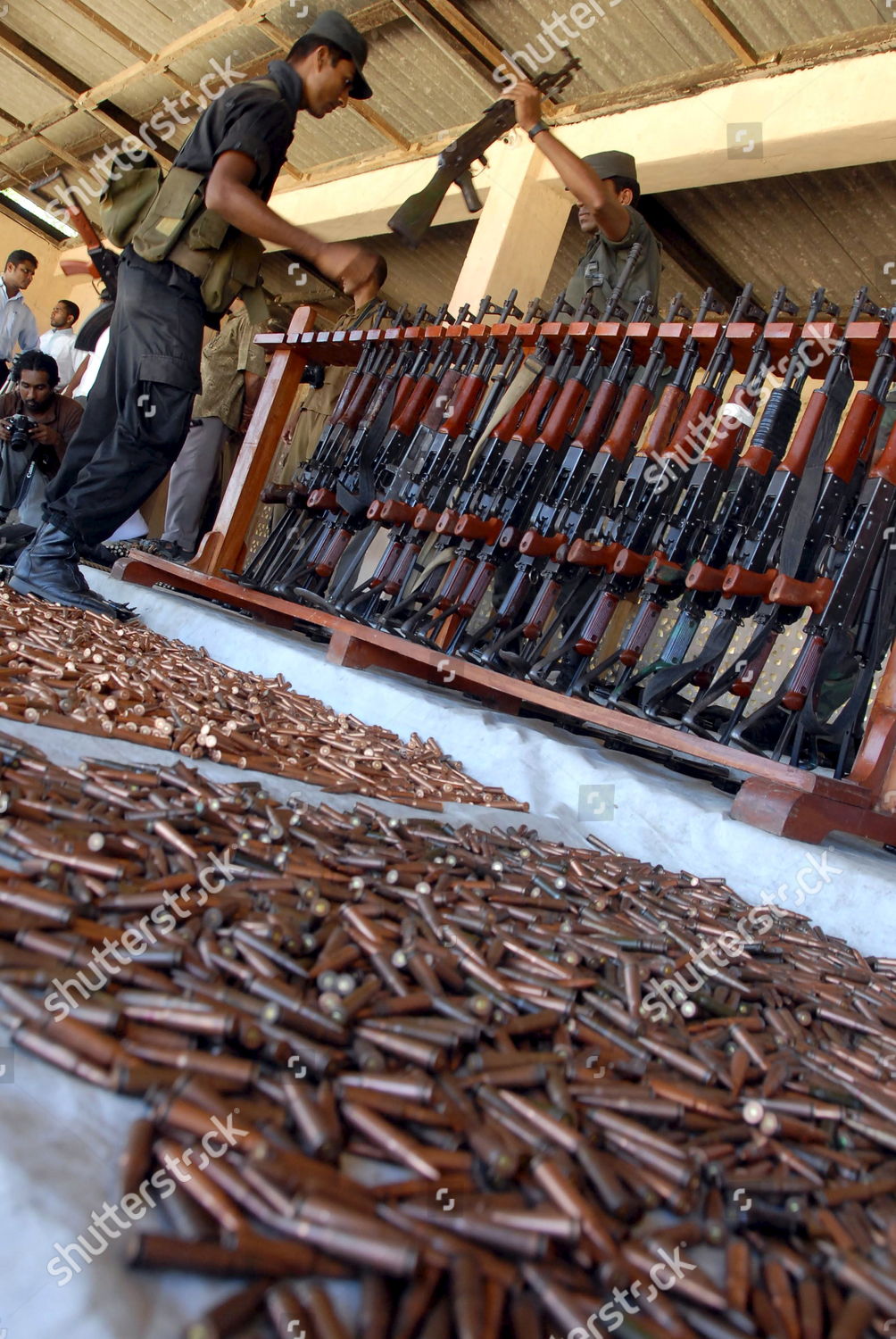 SRI LANKAN ARMY SOLDIERS COUNTING WEAPONS Editorial Stock Photo - Stock ...