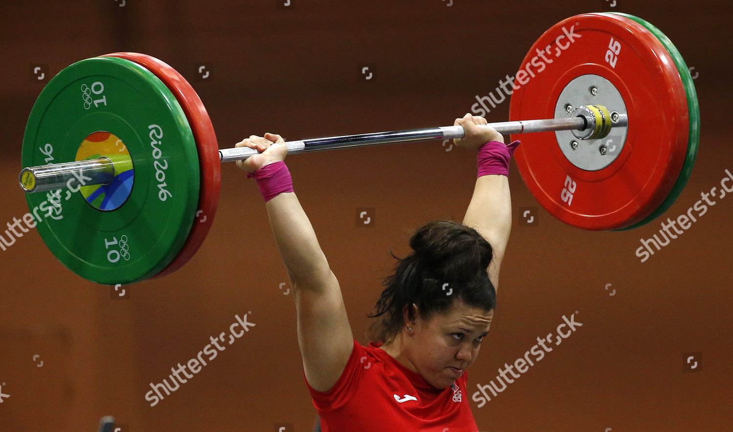 Weightlifting Athlete Practices Weightlifting Practice Facility ...