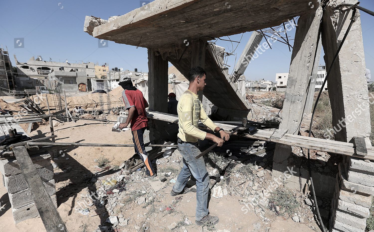 Palestinian Construction Workers Rebuild Houses Which Editorial Stock ...
