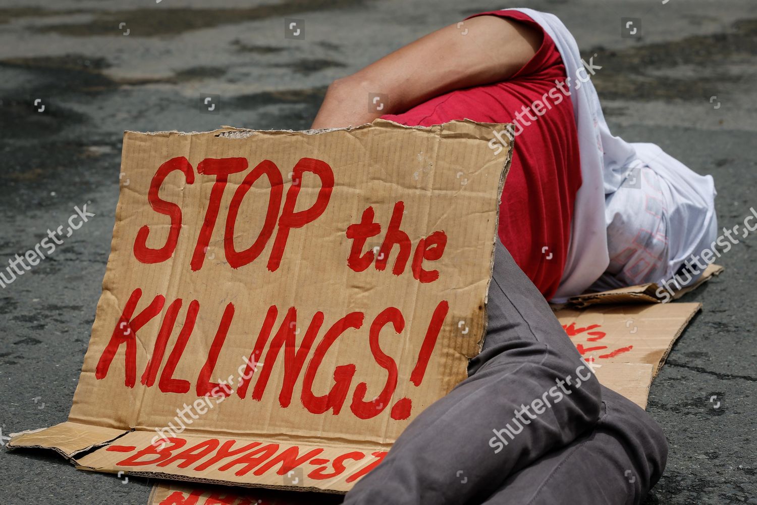 Filipino Demonstrator Mimics Victim Extrajudicial Killing Editorial ...