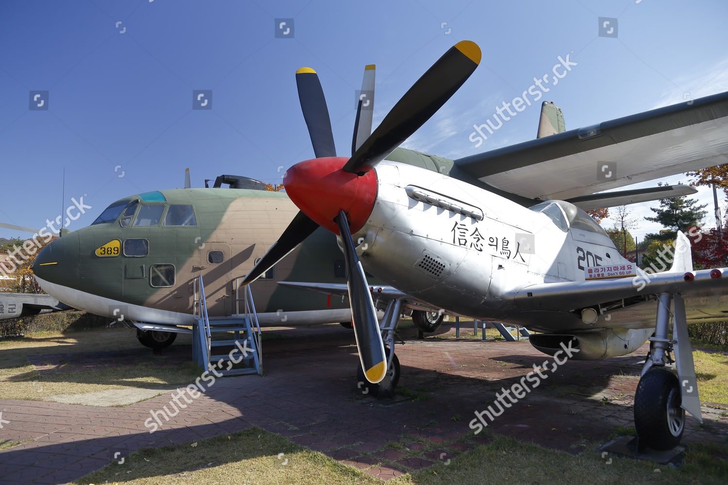 F51 Mustang Fighter Usa War Memorial Editorial Stock Photo - Stock ...