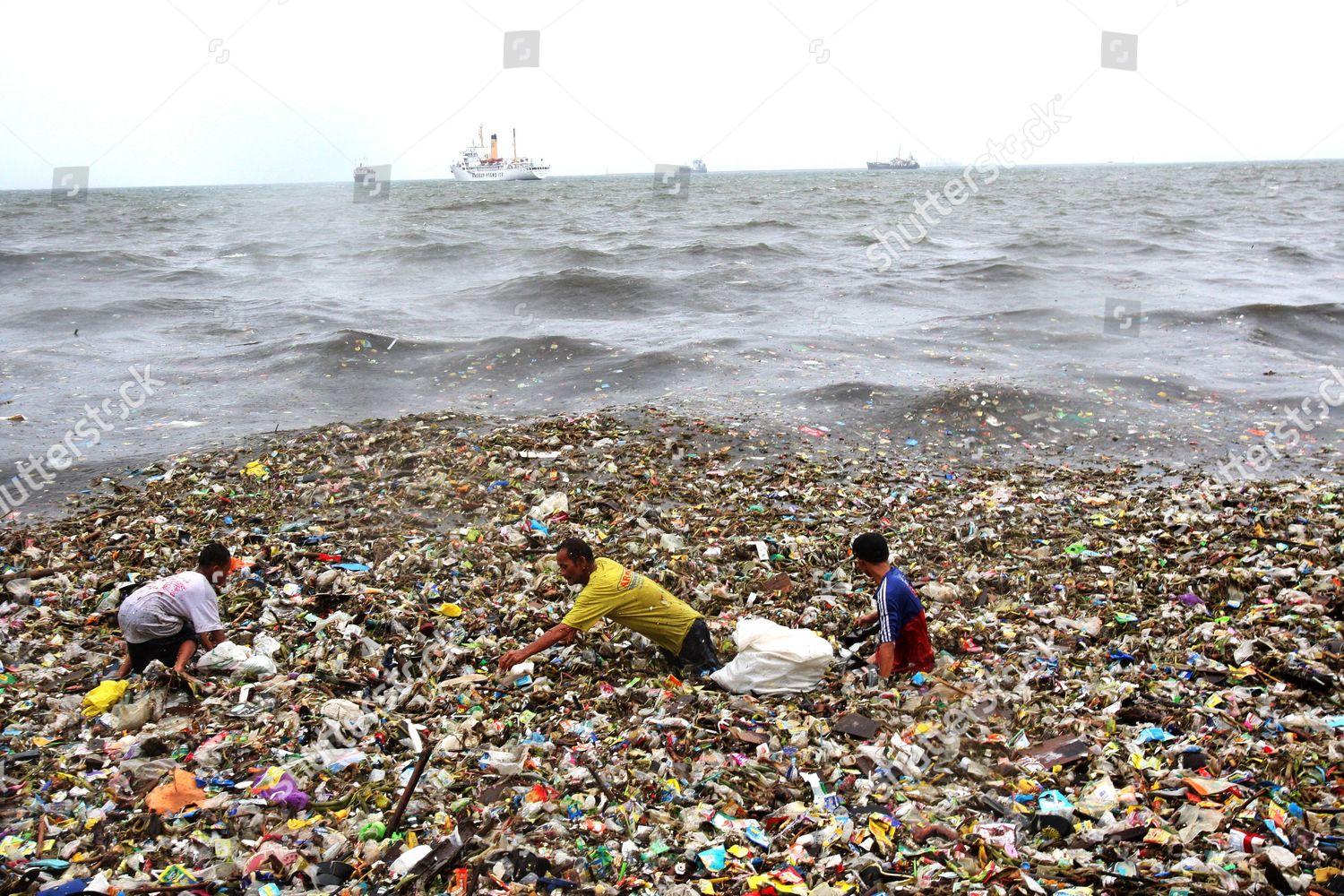 Filipinos Collecting Recyclable Items Which Have Editorial Stock Photo ...