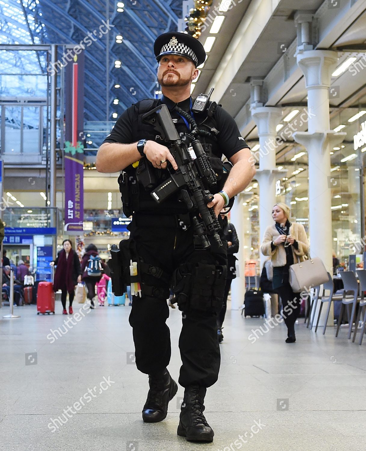 Armed Policeman Patrols St Pancras International Editorial Stock Photo ...