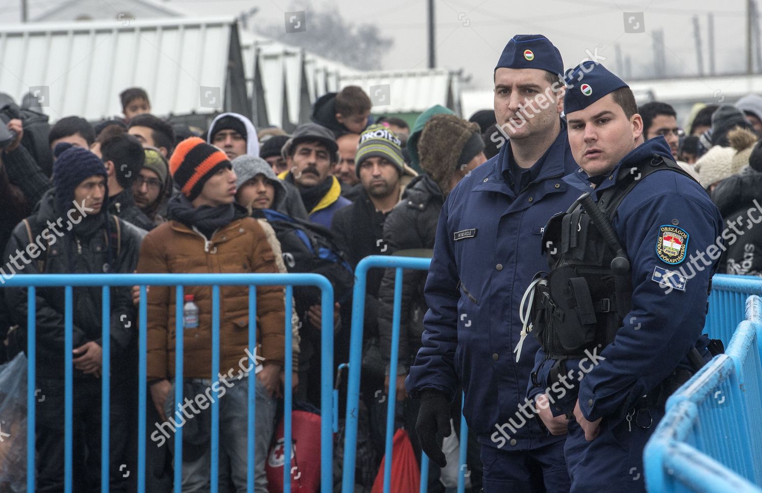 Hungarian Police Officers Observe Situation Refugees Editorial Stock ...