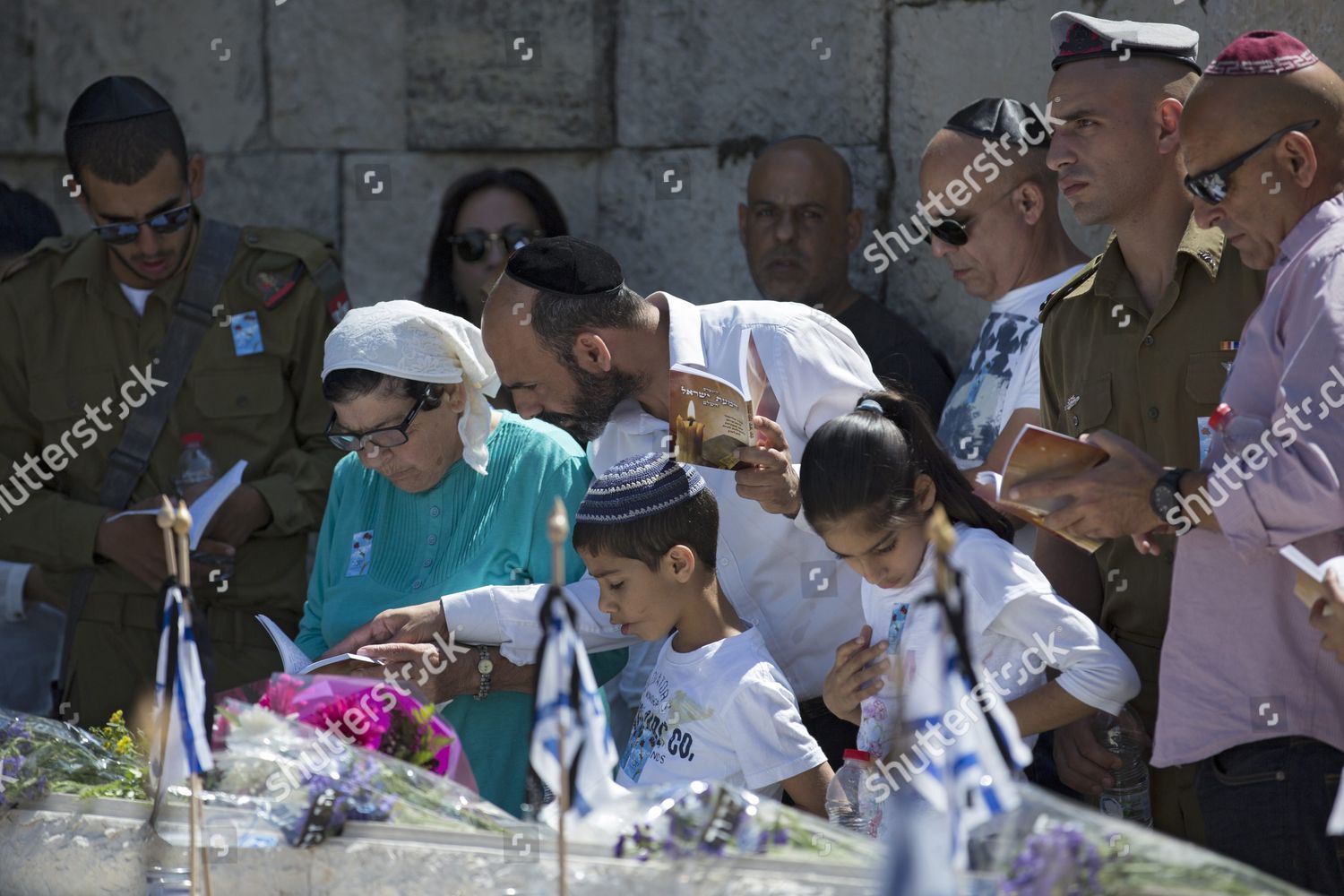 Israeli Family Mount Grave Family Member Editorial Stock Photo - Stock ...